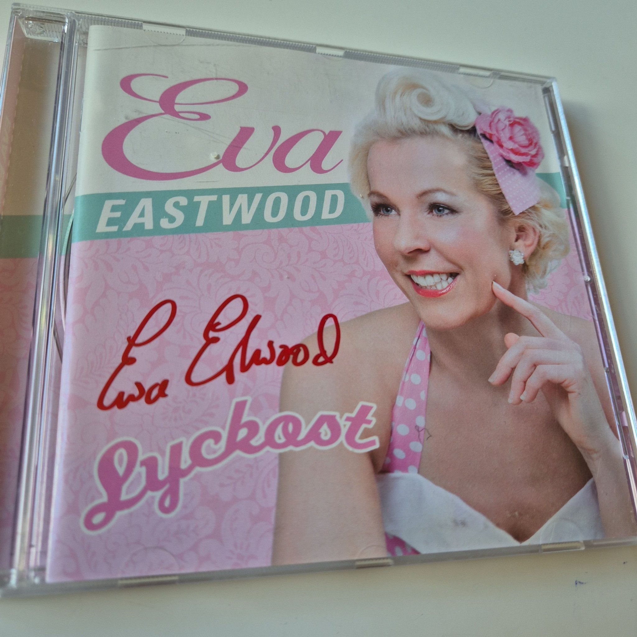 Se produkter som liknar Eva Eastwood - Lyckost (Signe.. på Tradera (694638744)