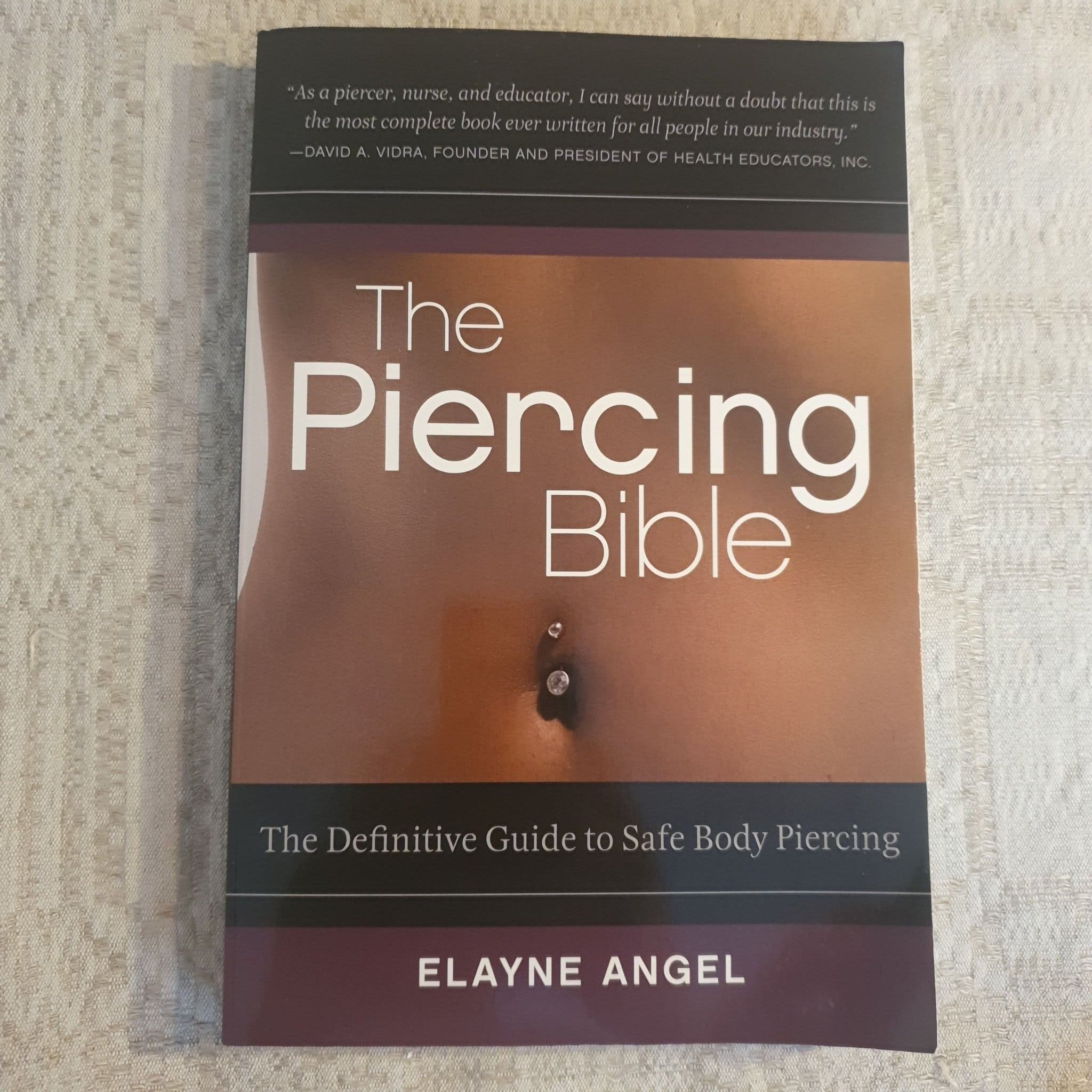 Se produkter som liknar The Piercing Bible av Elayne .. på Tradera ...