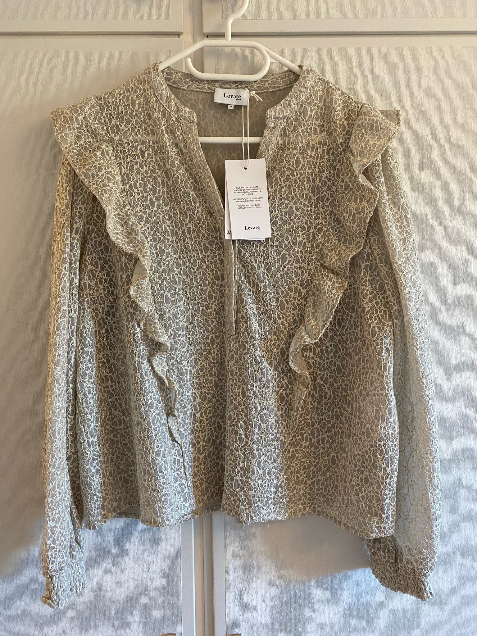 Levate Room NY, M (999kr) | Köp på Tradera (708073647)