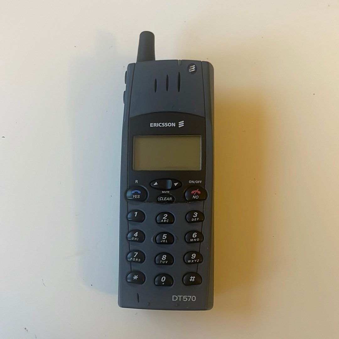 Ericsson DT570 Telefon Knapptelefon - Samlarobj.. | Köp på Tradera ...