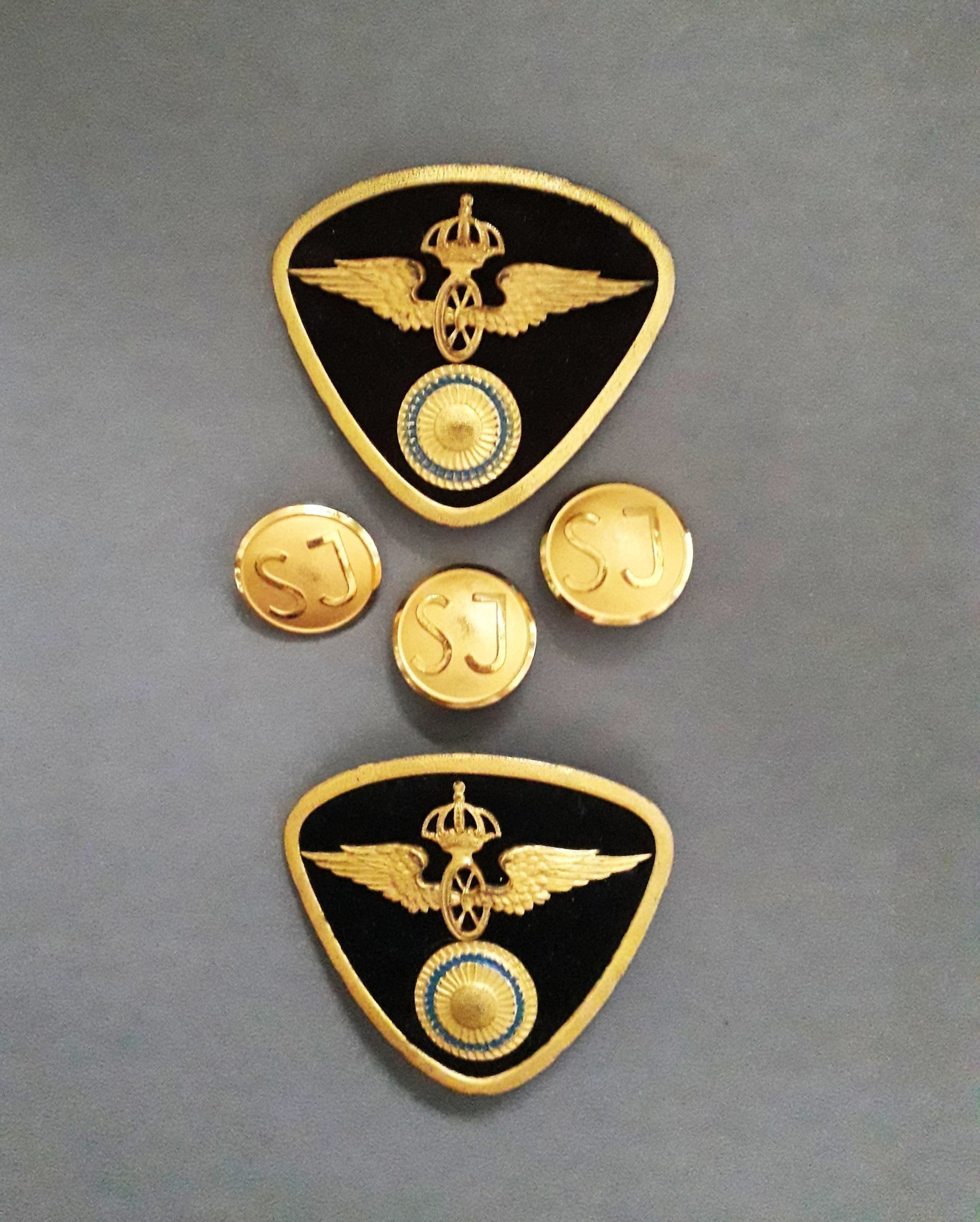 2st SJ mössmärken + 3 knappar | Köp på Tradera (707966299)