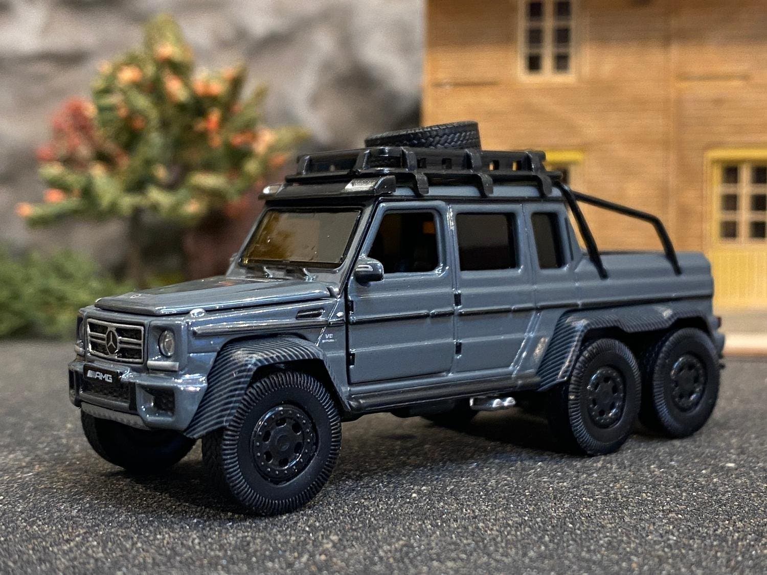 Se produkter som liknar SKROT? Skala 1/64 Mercedes Be.. på Tradera ...