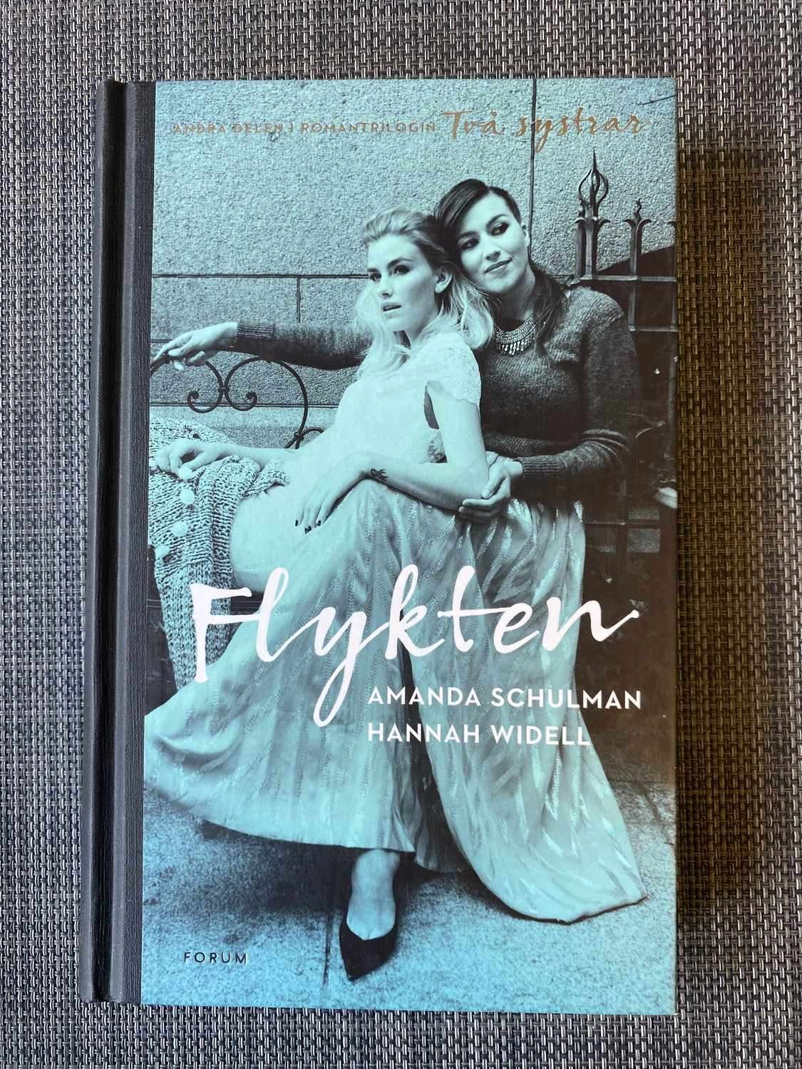 Två systrar Hannah & Amanda - F.. | Köp från LindesFynd på Tradera ...