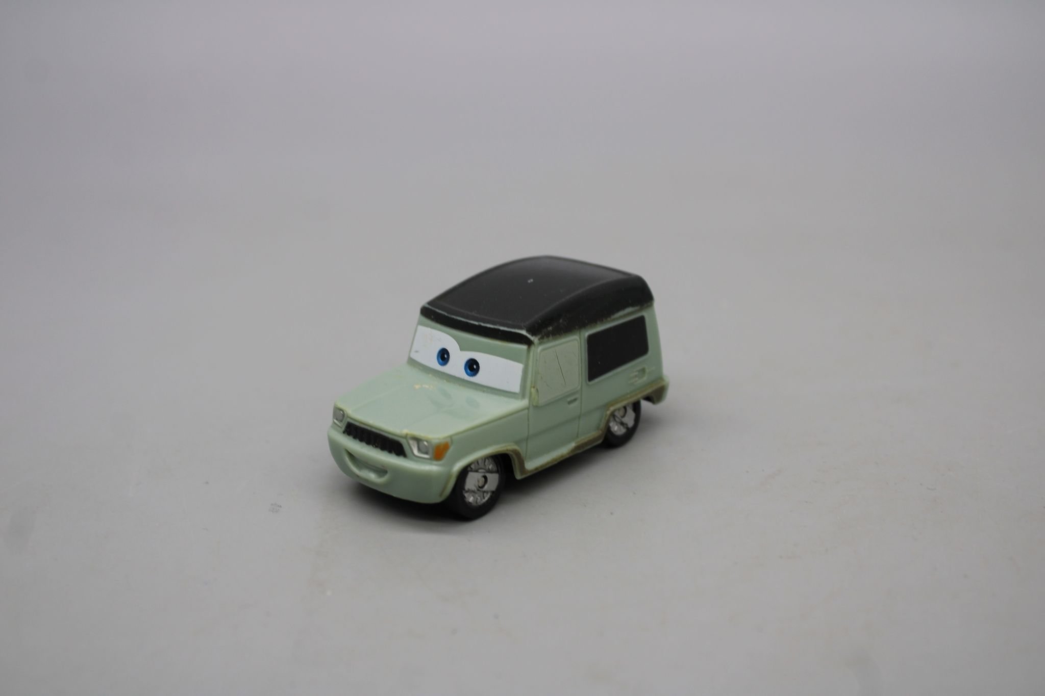 Disney Pixar Cars Miles Axel.. | Köp från RetroUniverse på Tradera ...