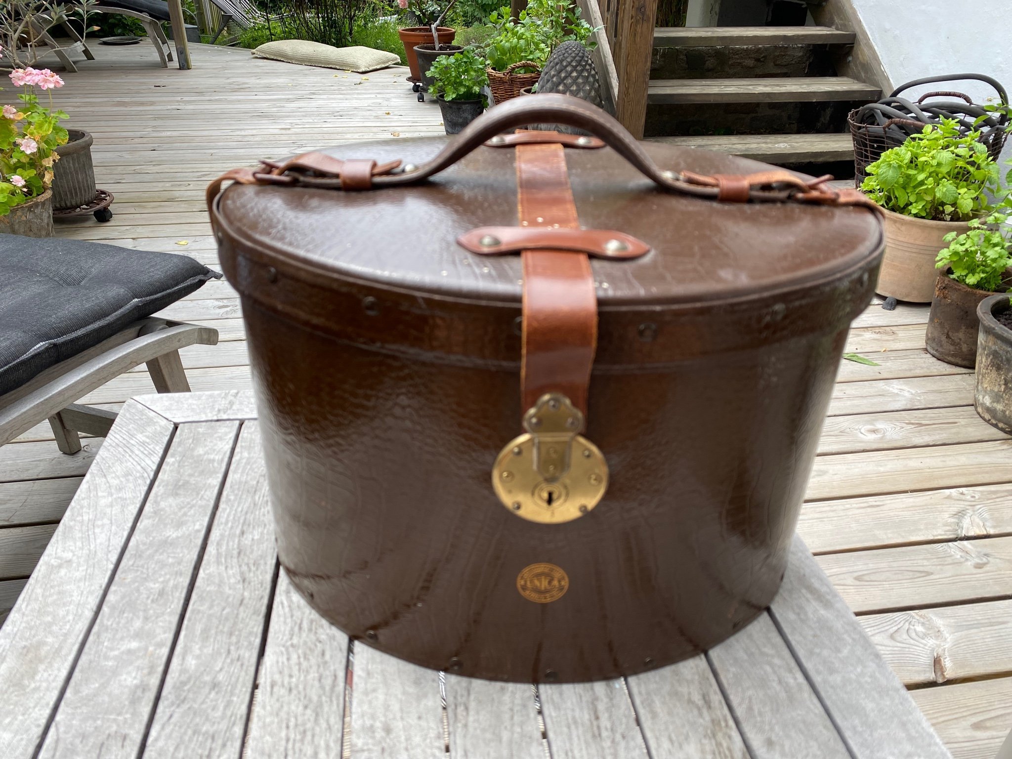 Fin Svensk Hattask med Hög Hatt Unica 1910 | Köp på Tradera (600062870)