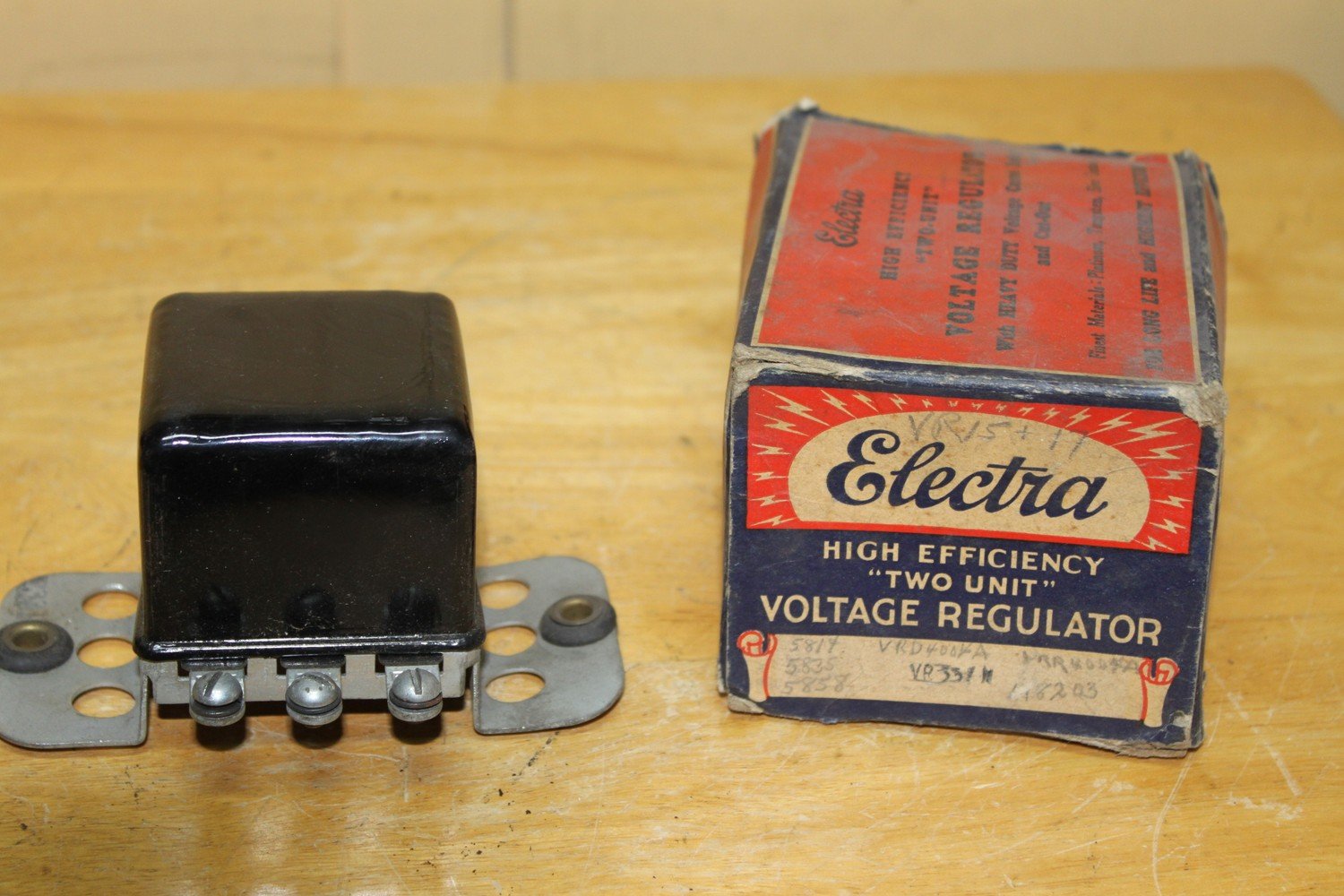 Electra volt regulator 6V, NOS | Köp på Tradera (657157991)
