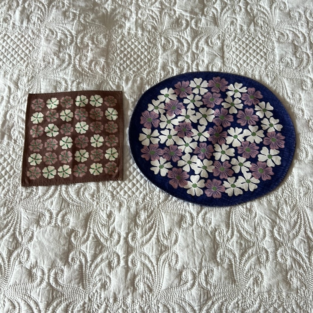 RETRO. 2 vackra dukar blå duk m lilla och vita .. | Köp på Tradera ...