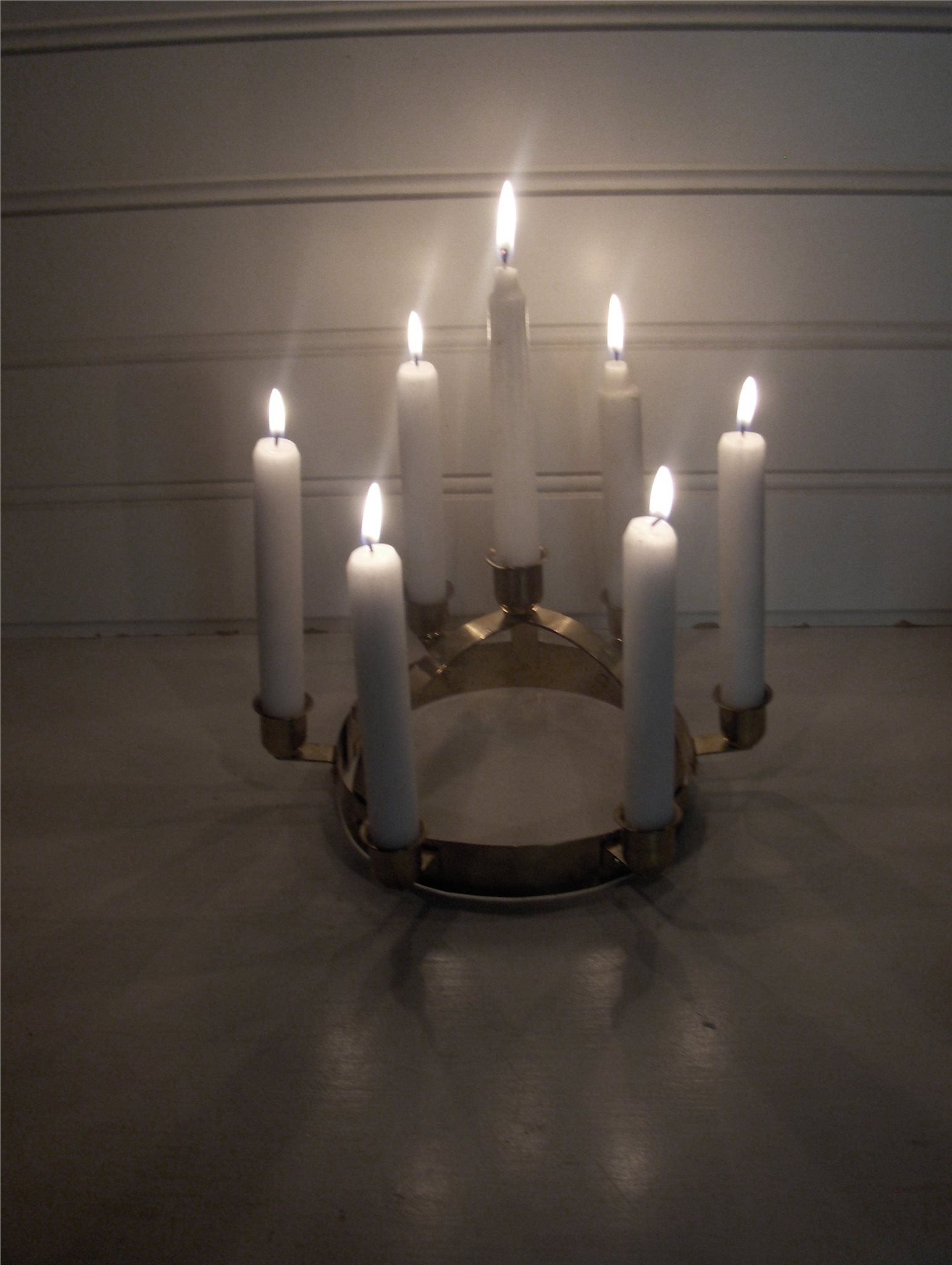 Gammal LUCIAKRONA 7 LJUS MÄSSING / Ljusstake / Retro / Vintage | Barnebys