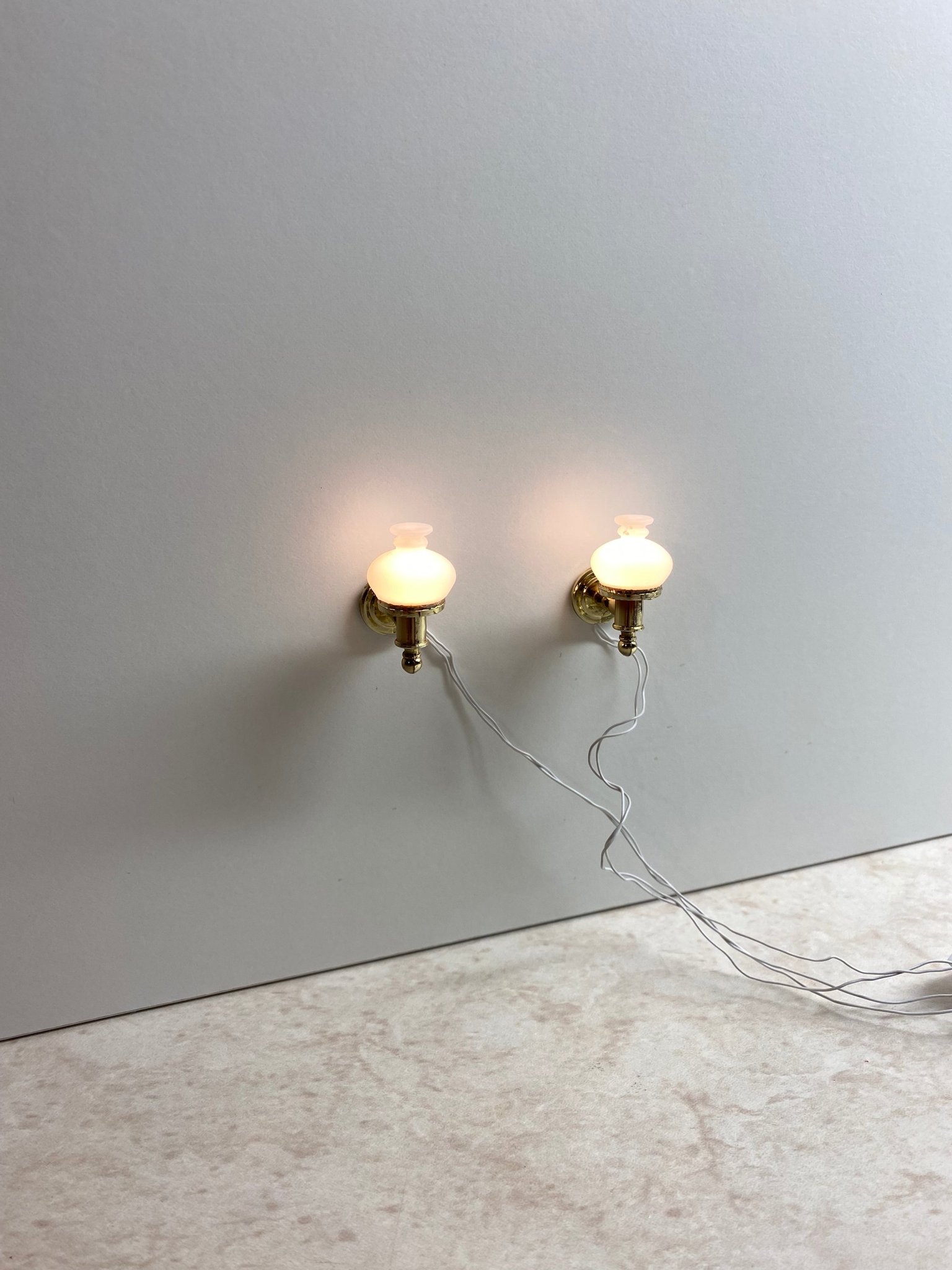 Se produkter som liknar Lundby retro vägg lampor på Tradera (695562249)