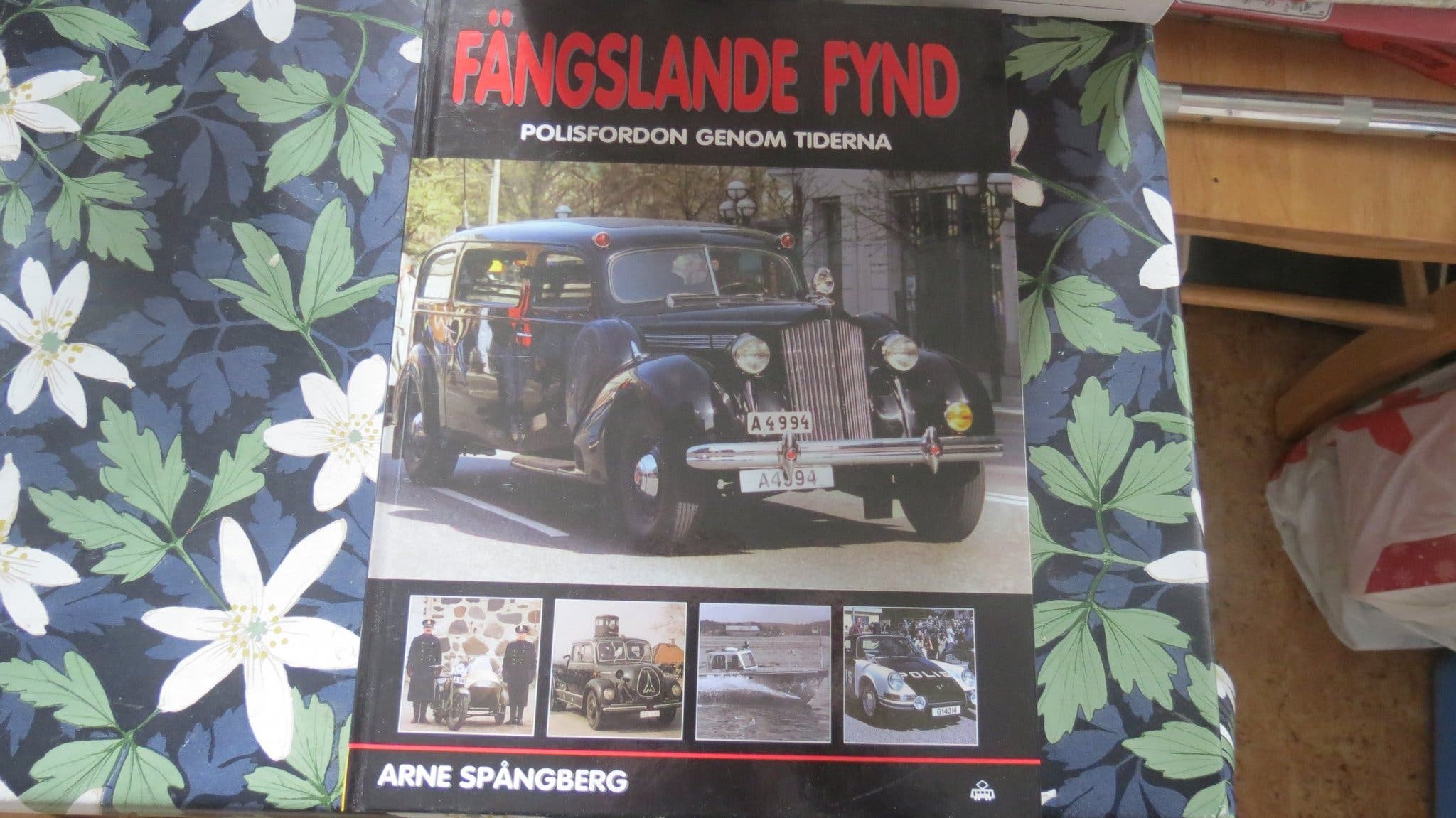 Se produkter som liknar Fängslande Fynd Polisfordon g.. på Tradera ...