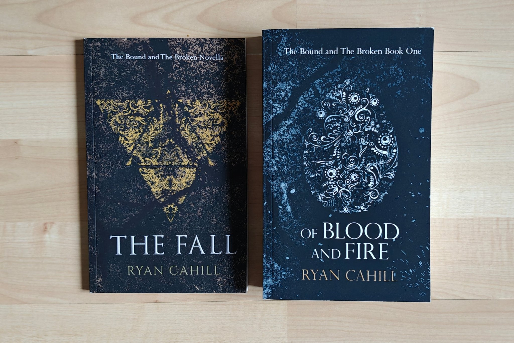 Se produkter som liknar The Fall & Of Blood and Fire .. på Tradera ...
