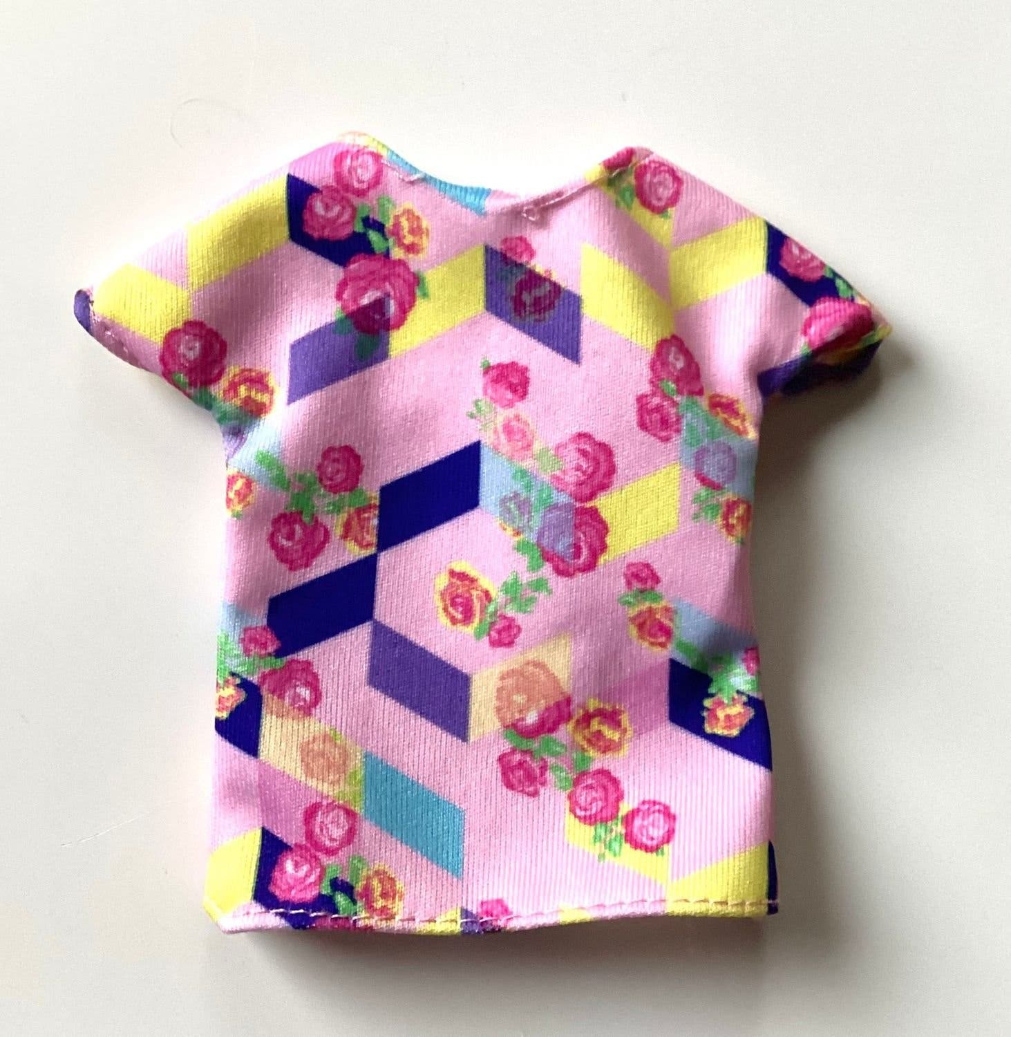Se produkter som liknar Barbie / Ken T-shirt med blom.. på Tradera ...