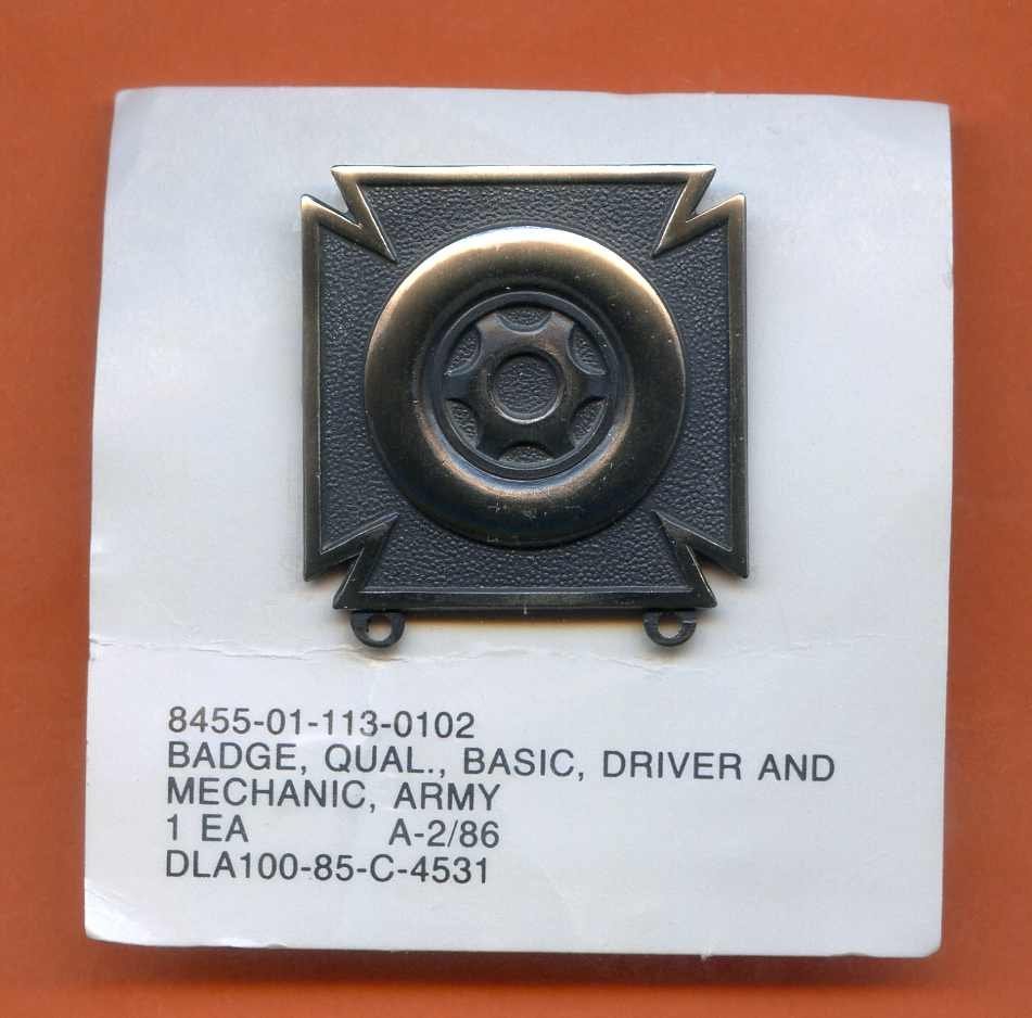 US ARMY DRIVER AND MECHANIC BADGES. (E308) | Köp på Tradera (691031572)