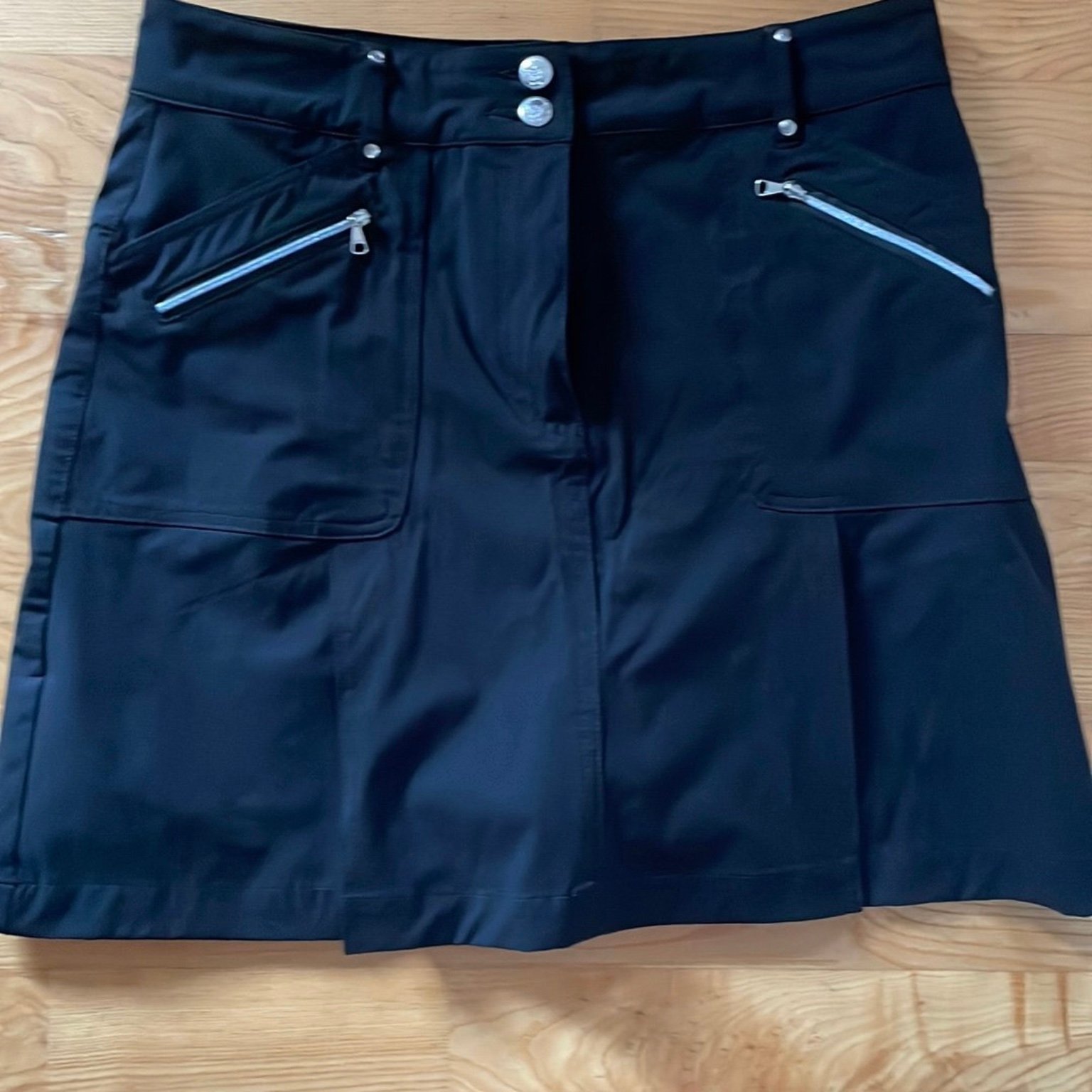 Daily sports svart kjol, storlek 38. Stretch. N.. | Köp på Tradera ...