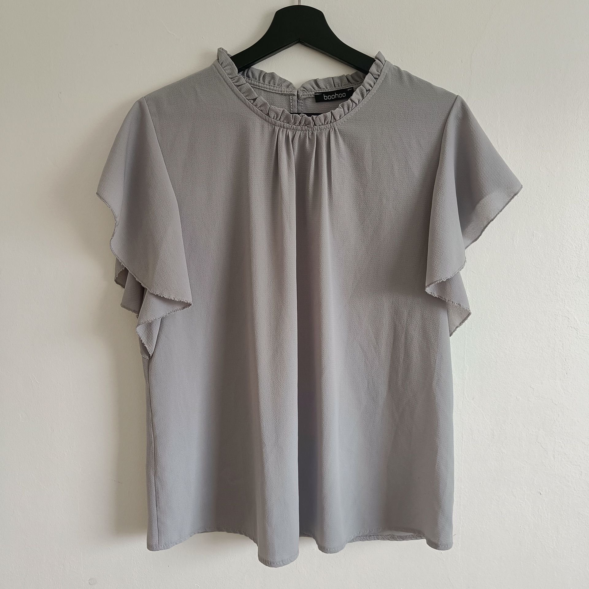Boohoo grå blus, stl 42 | Köp på Tradera (711342470)