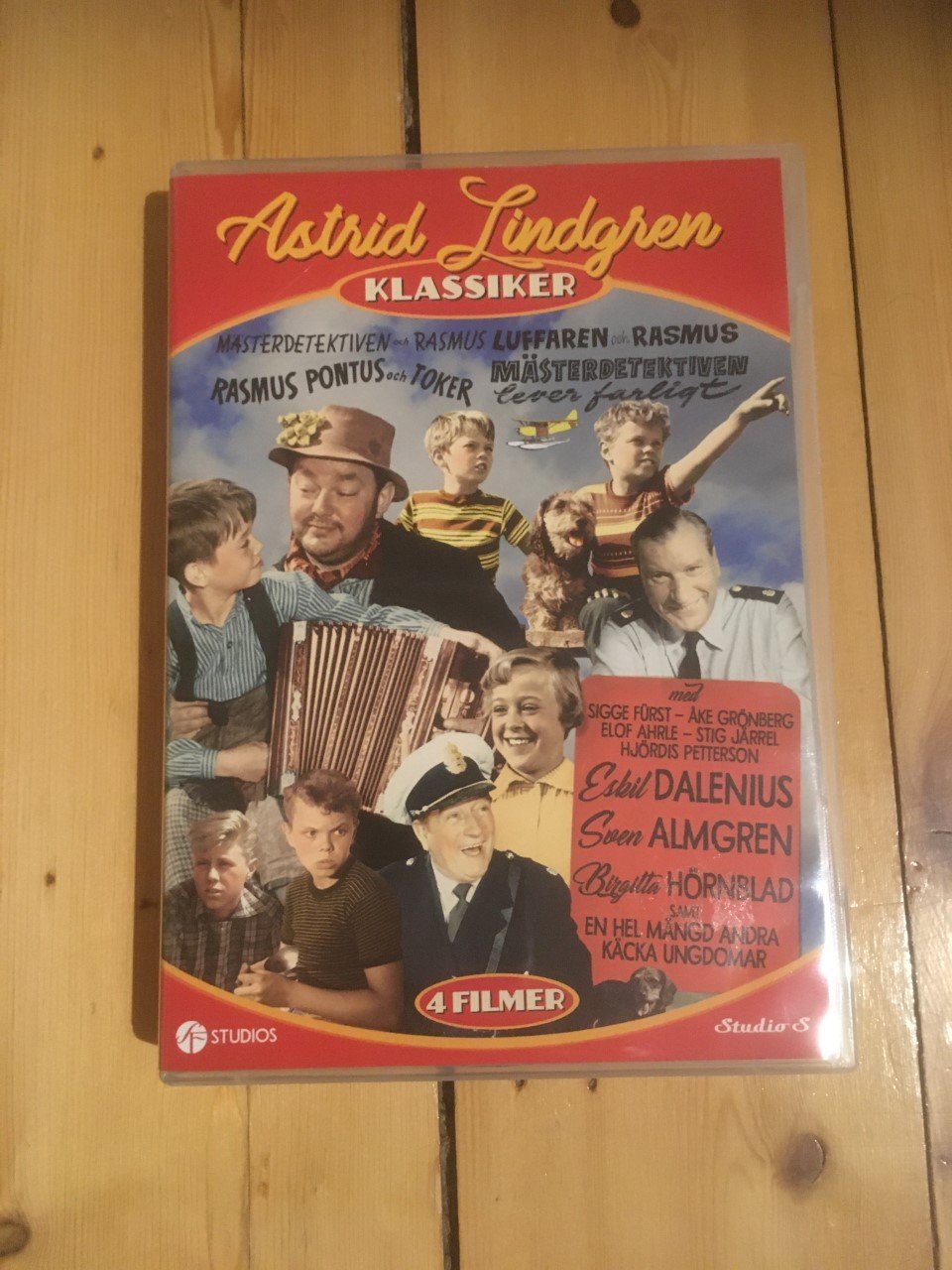 Astrid Lindgren-dvd-Box-Rasmus på Luffen-Mäster.. | Köp på Tradera ...