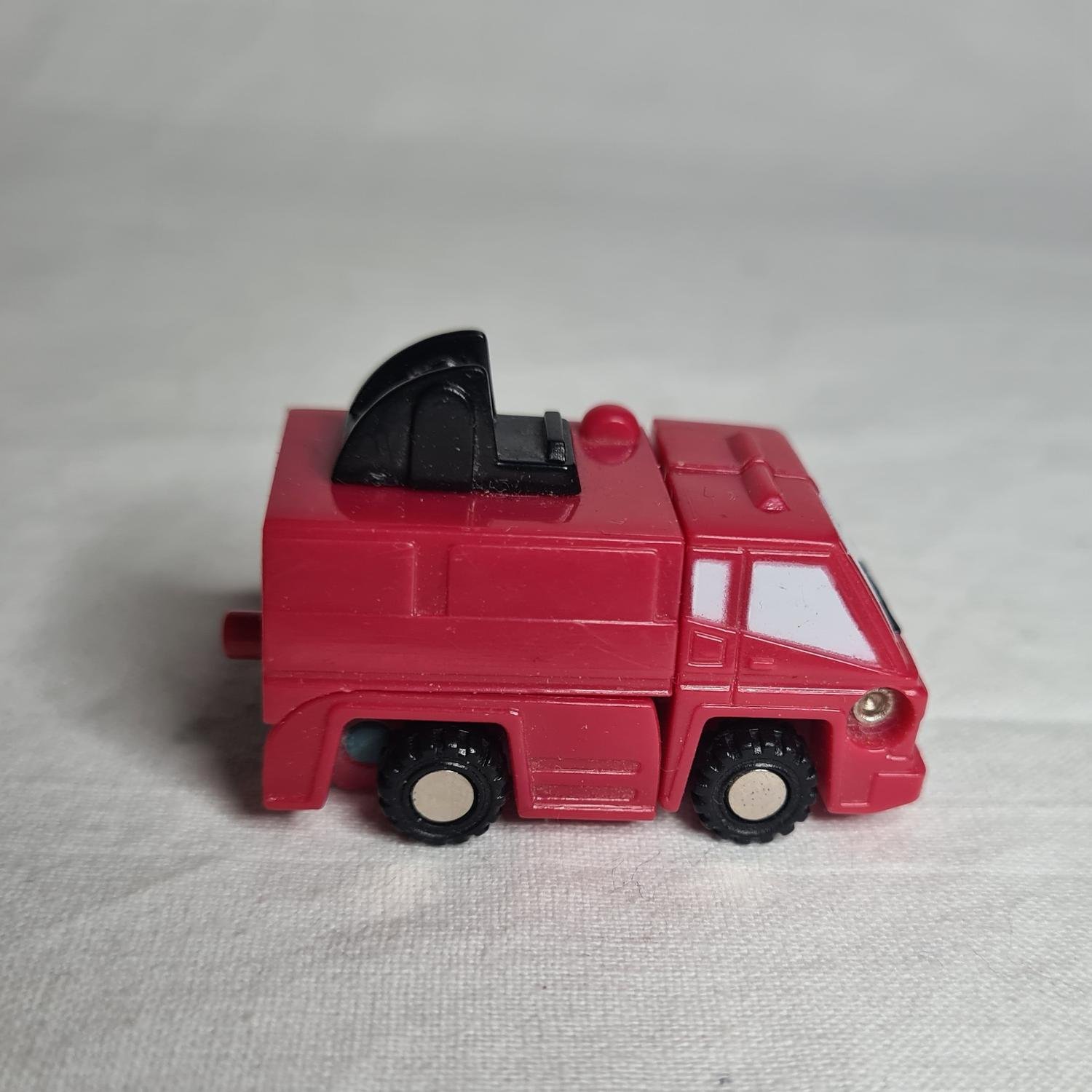 Rosa bil Transformers Mic.. | Köp från WeEnJoiFilmoPryl på Tradera ...