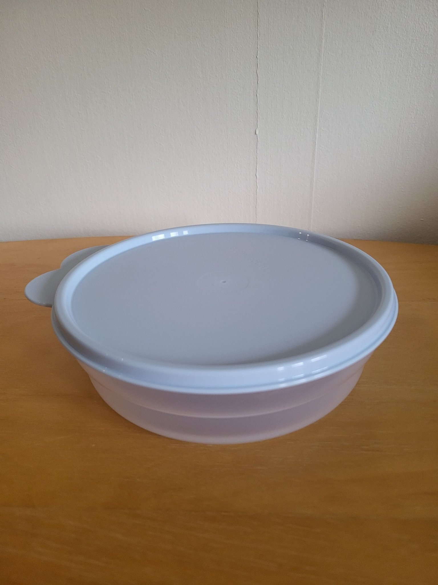 Tupperware Matskål med lock, transperent/ljusbl.. | Köp på Tradera ...