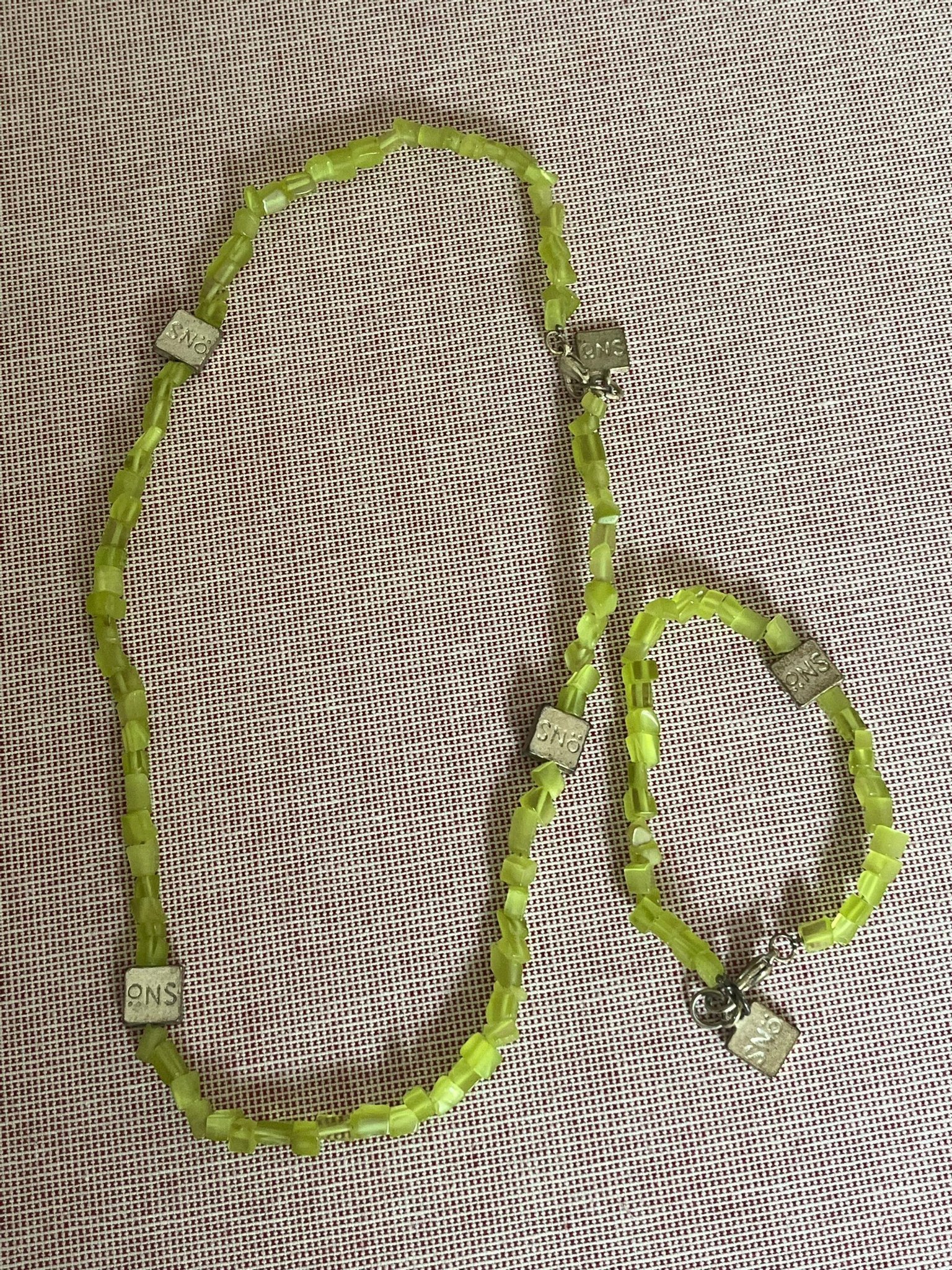 SNÖ of Sweden grönt set med halsband och armband. | Köp på Tradera ...