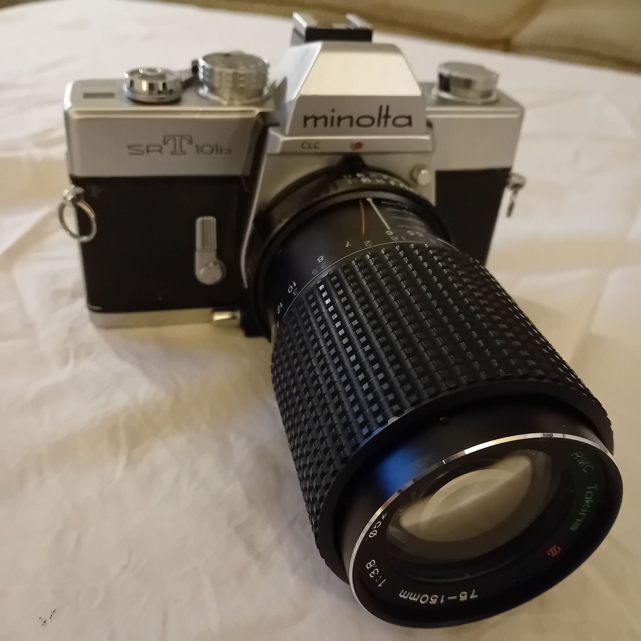 Se produkter som liknar Minolta SRT 101b med objektiv.. på Tradera ...