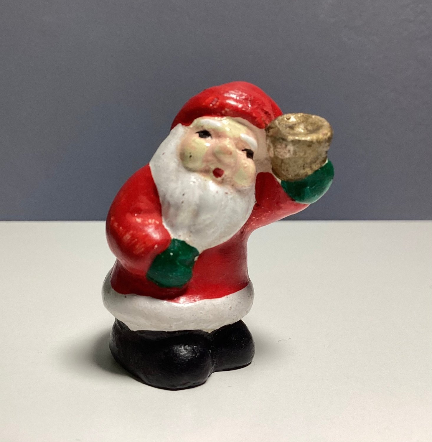 Liten tomte i keramik med klocka Ca 5,5 cm hög .. | Köp på Tradera ...