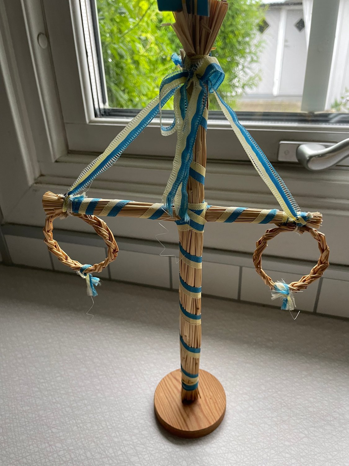 Midsommar stång Halm med band | Köp på Tradera (679702027)