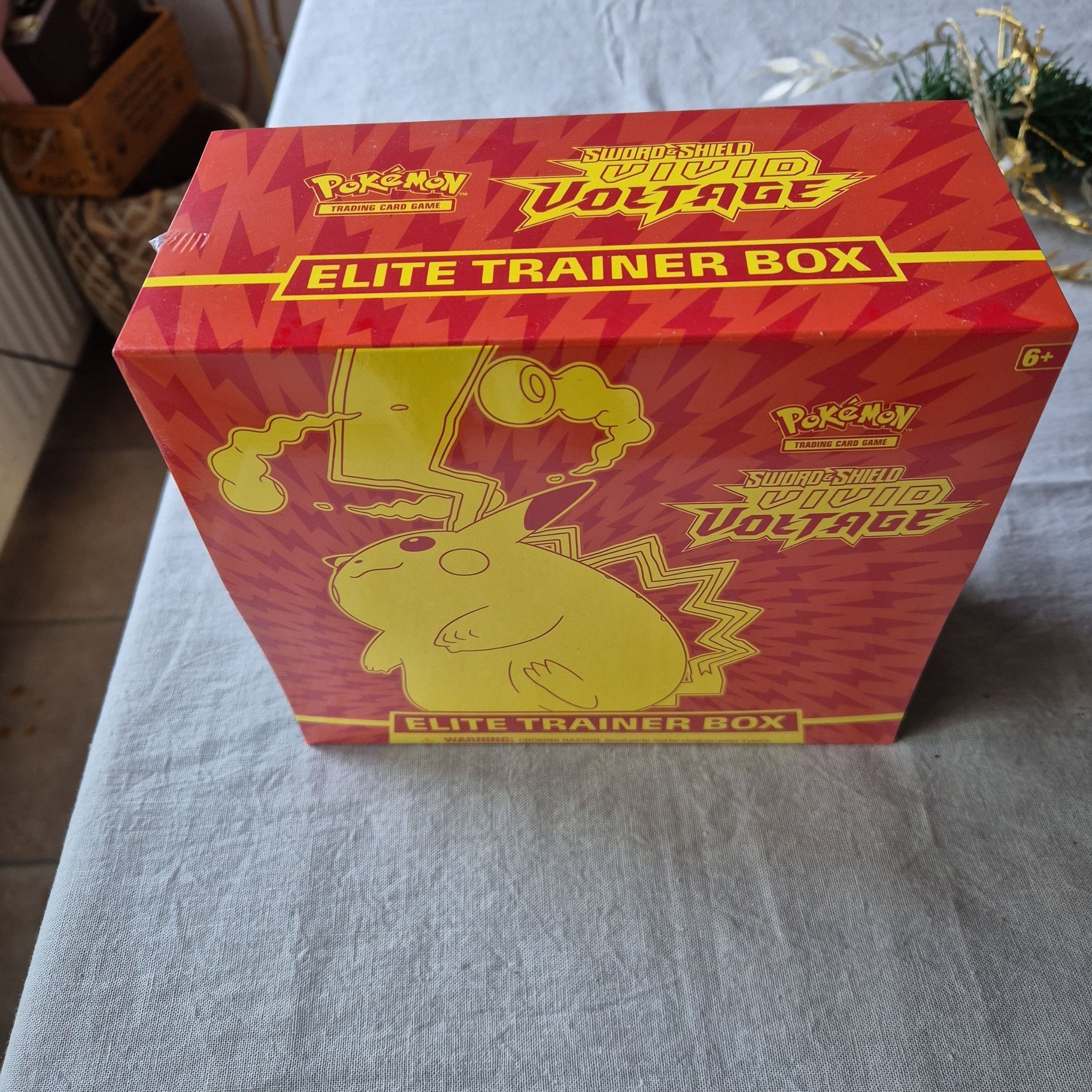 Pokémon Sword & Shield Vivid Voltage Elite Trai.. | Köp på Tradera ...