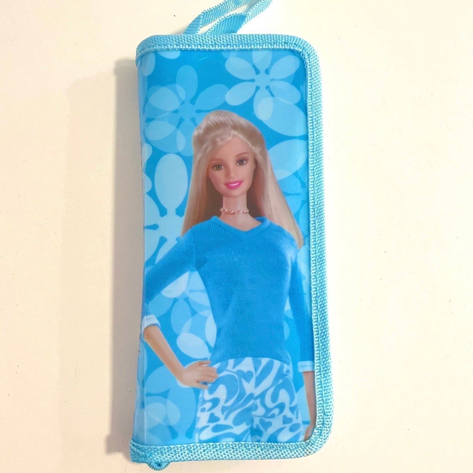 Y2K Deadstock! Nostalgic Barbie pencil case! | Köp på Tradera (639241031)