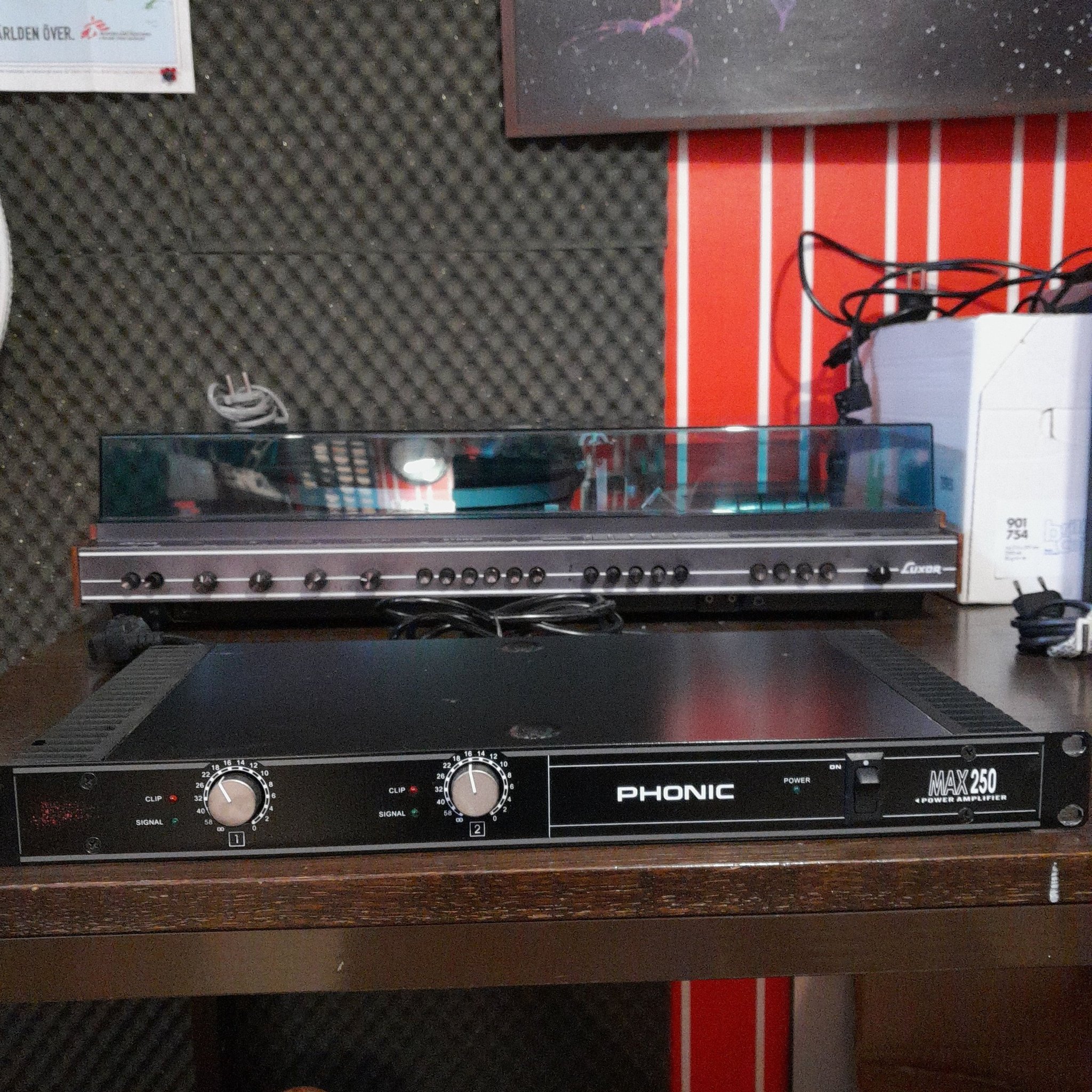 Phonic MAX 250 Förstärkare | Köp på Tradera (714324252)