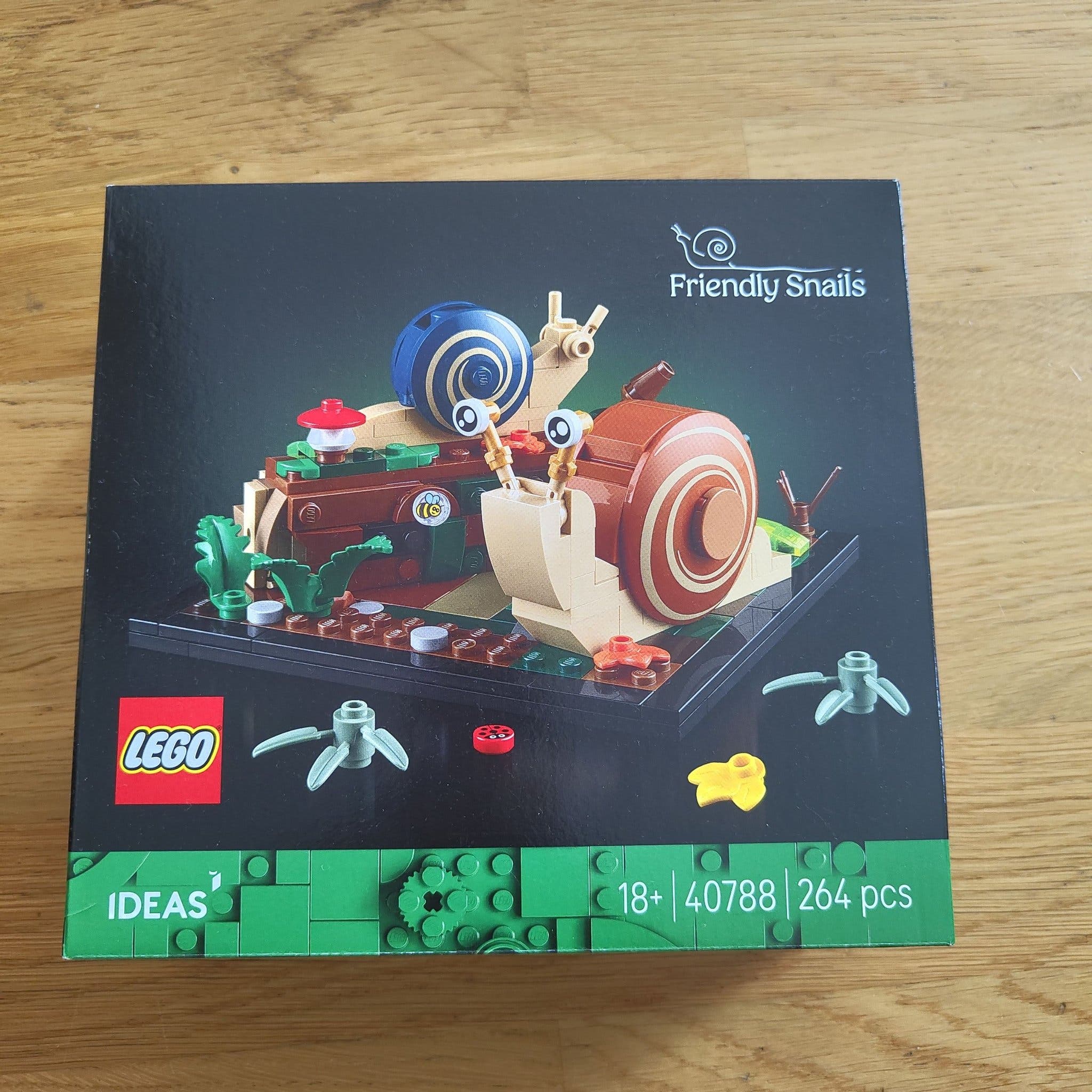 Se produkter som liknar LEGO Ideas 40788 Friendly Sna.. på Tradera ...