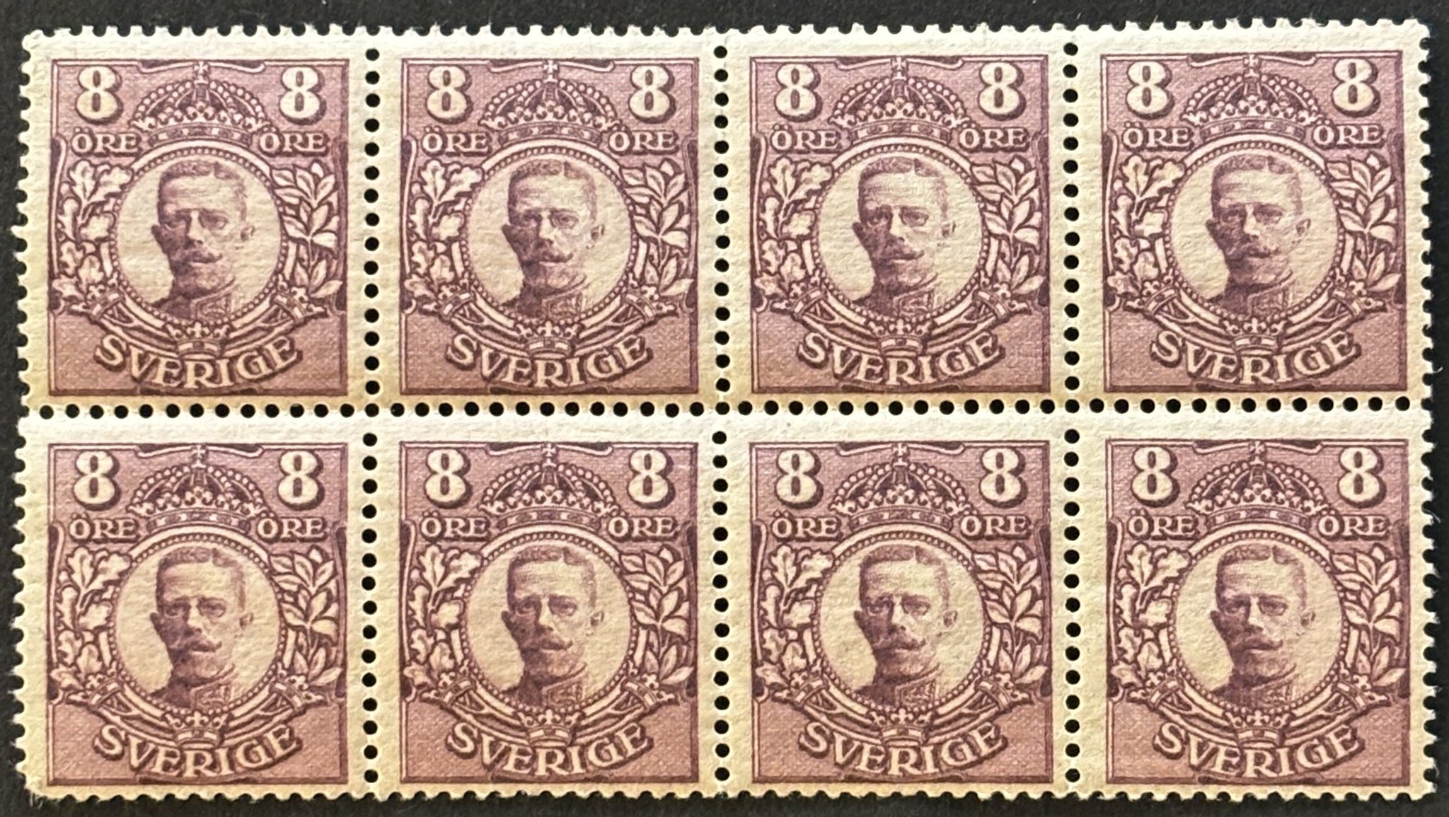 F81 ** 8-block 8 öre Gustav V i medaljong | Köp på Tradera (700668797)