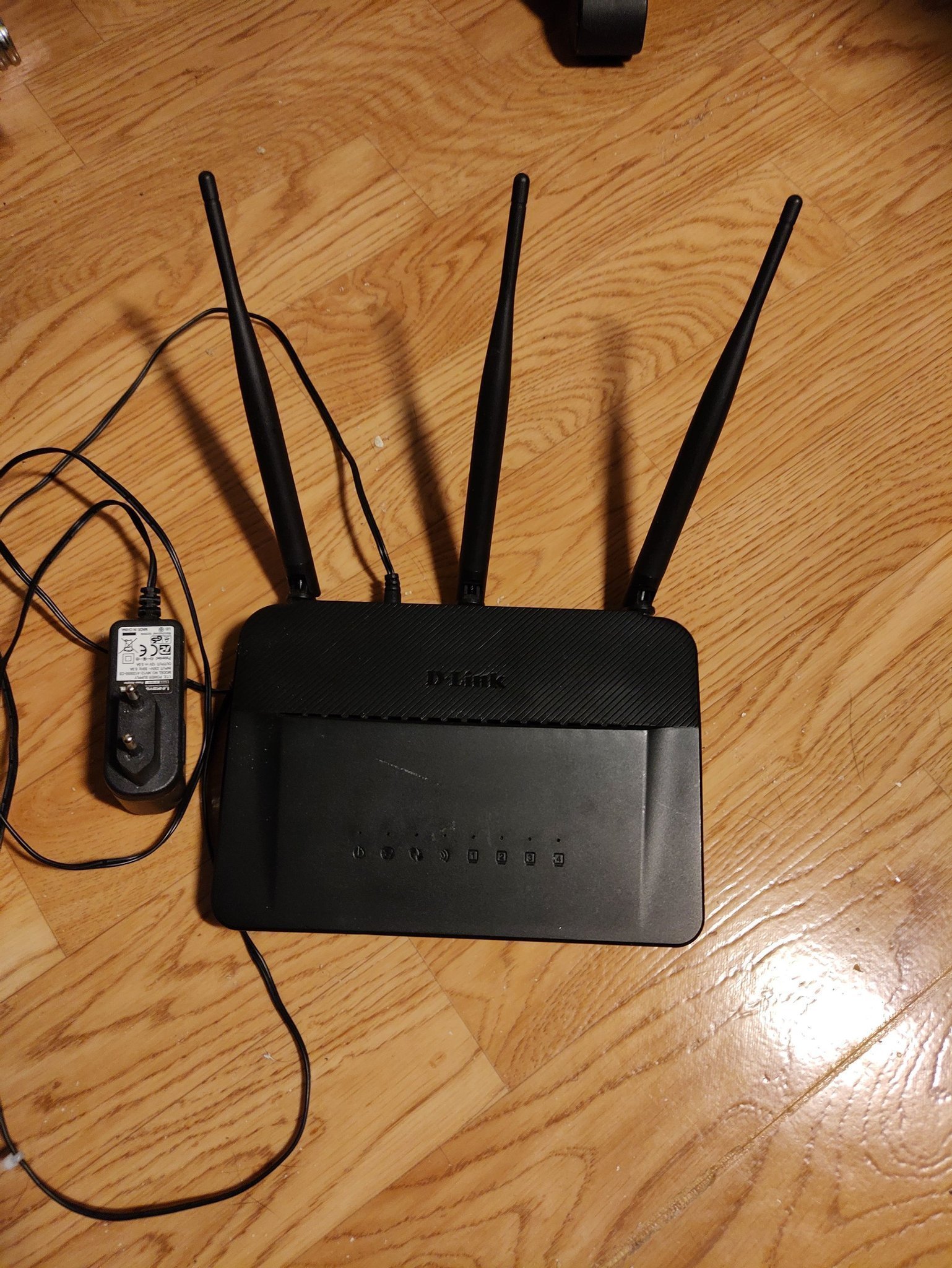 D-Link DIR-809 Router | Köp på Tradera (707749993)