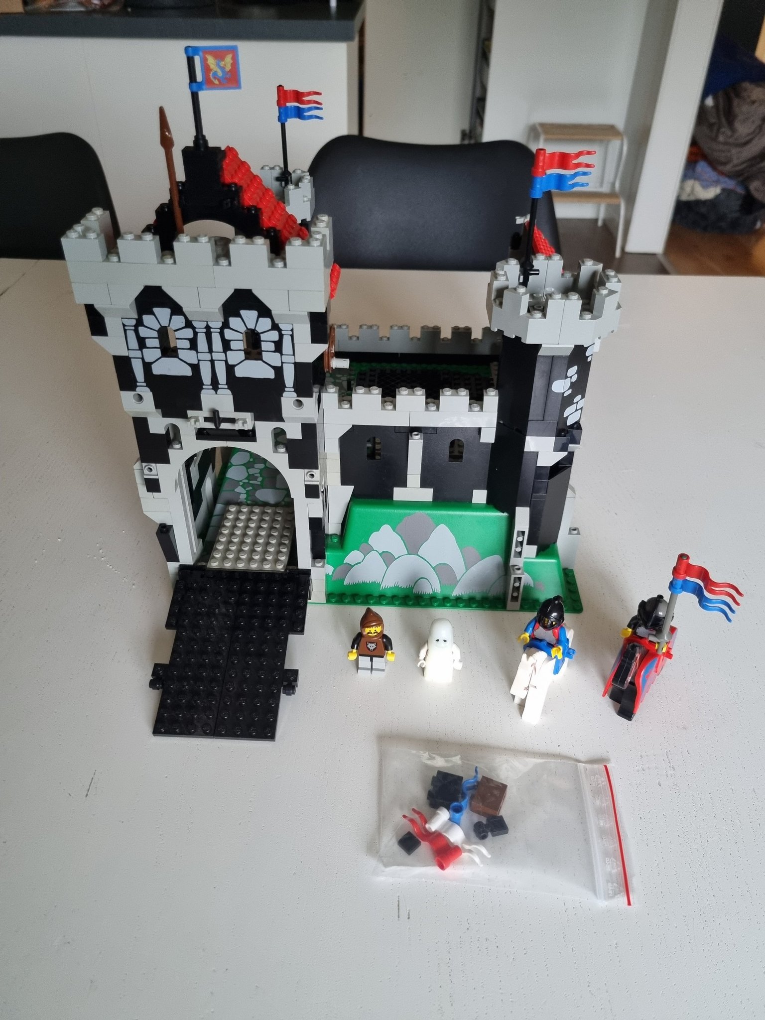 Se produkter som liknar LEGO Castle Black Knights set.. på Tradera ...