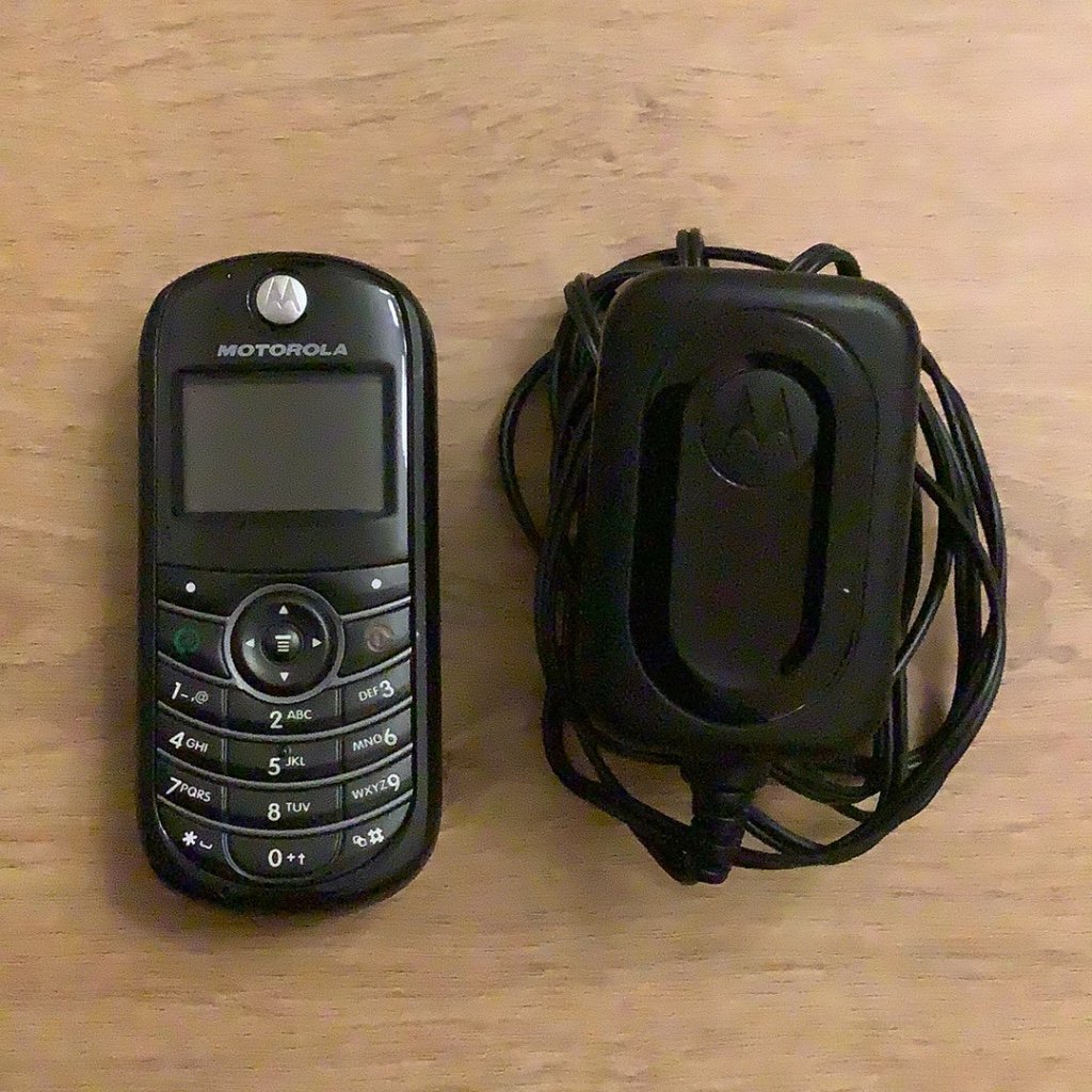 Se produkter som liknar Motorola C139 - mobil mobilte.. på Tradera ...