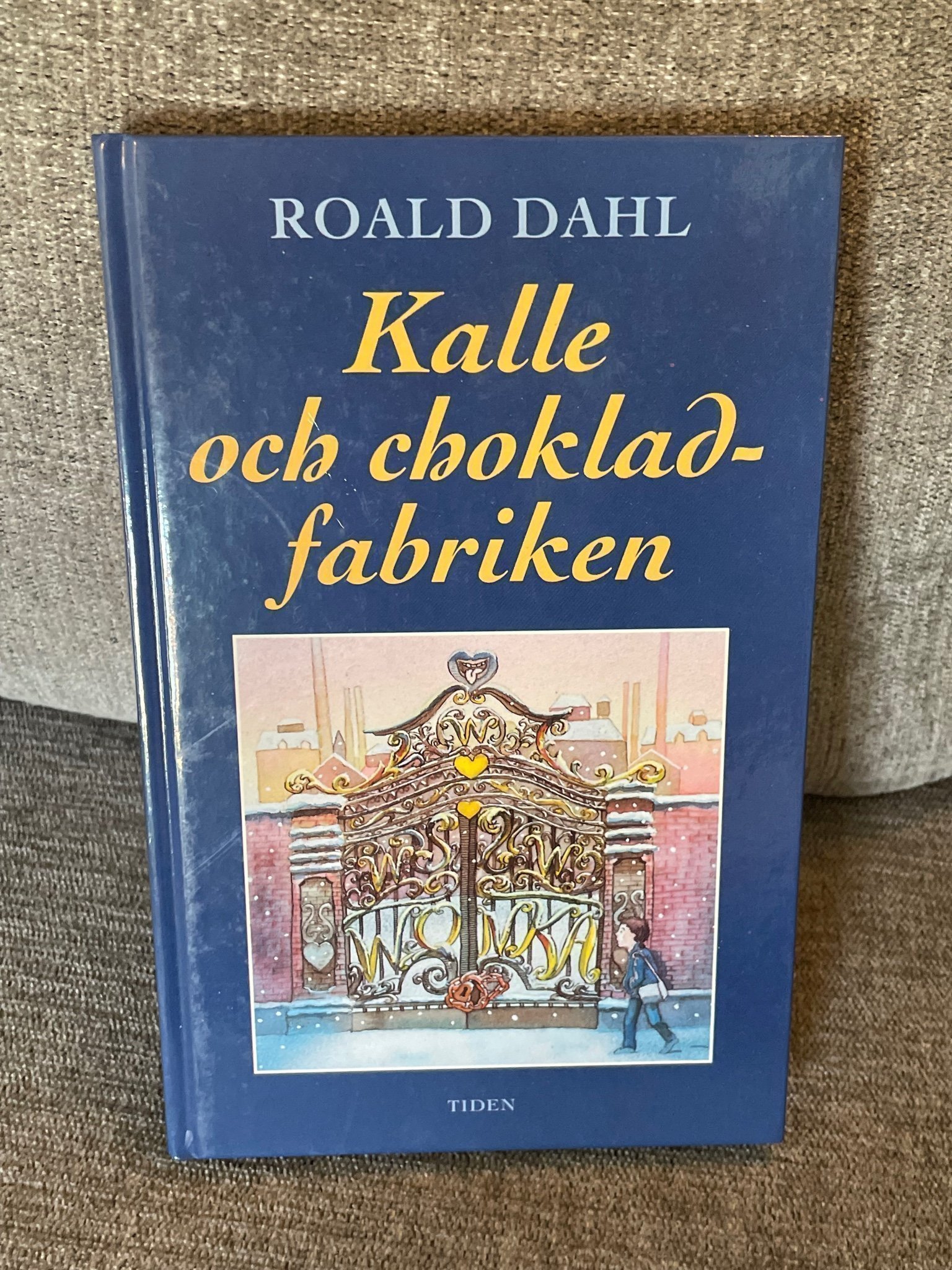 Kalle och chokladfabriken av Roald Dahl, 1993 O.. | Köp på Tradera ...