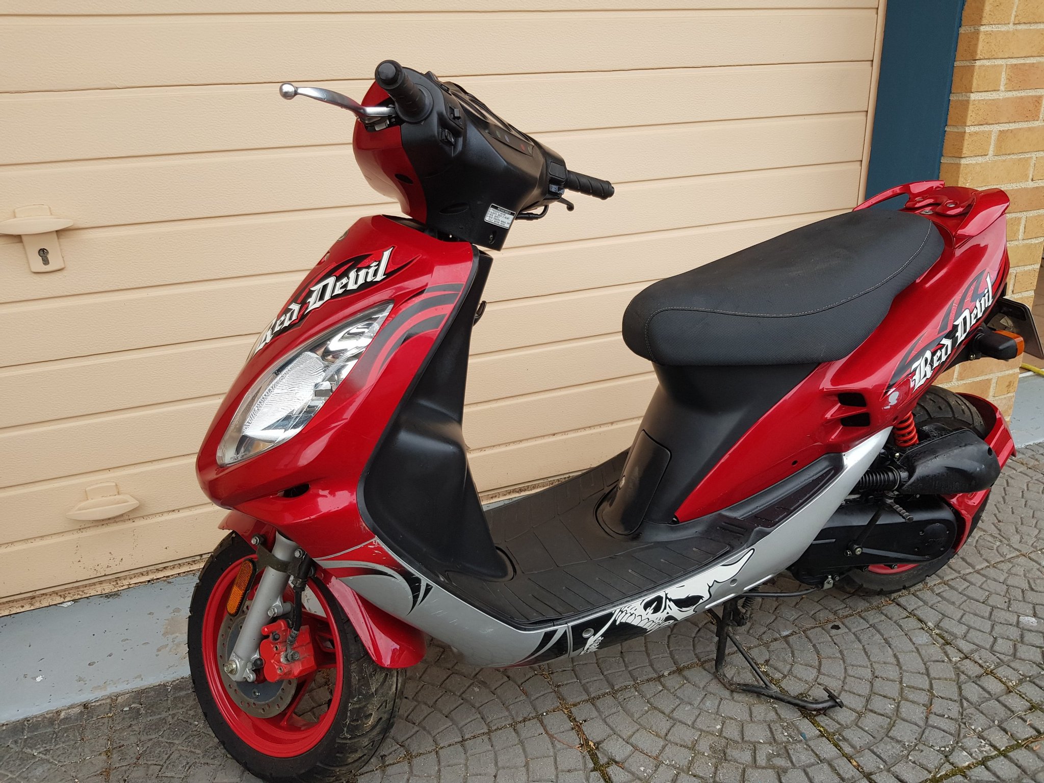 EU-moped SYM EURO XR 50 | Köp på Tradera (618149696)