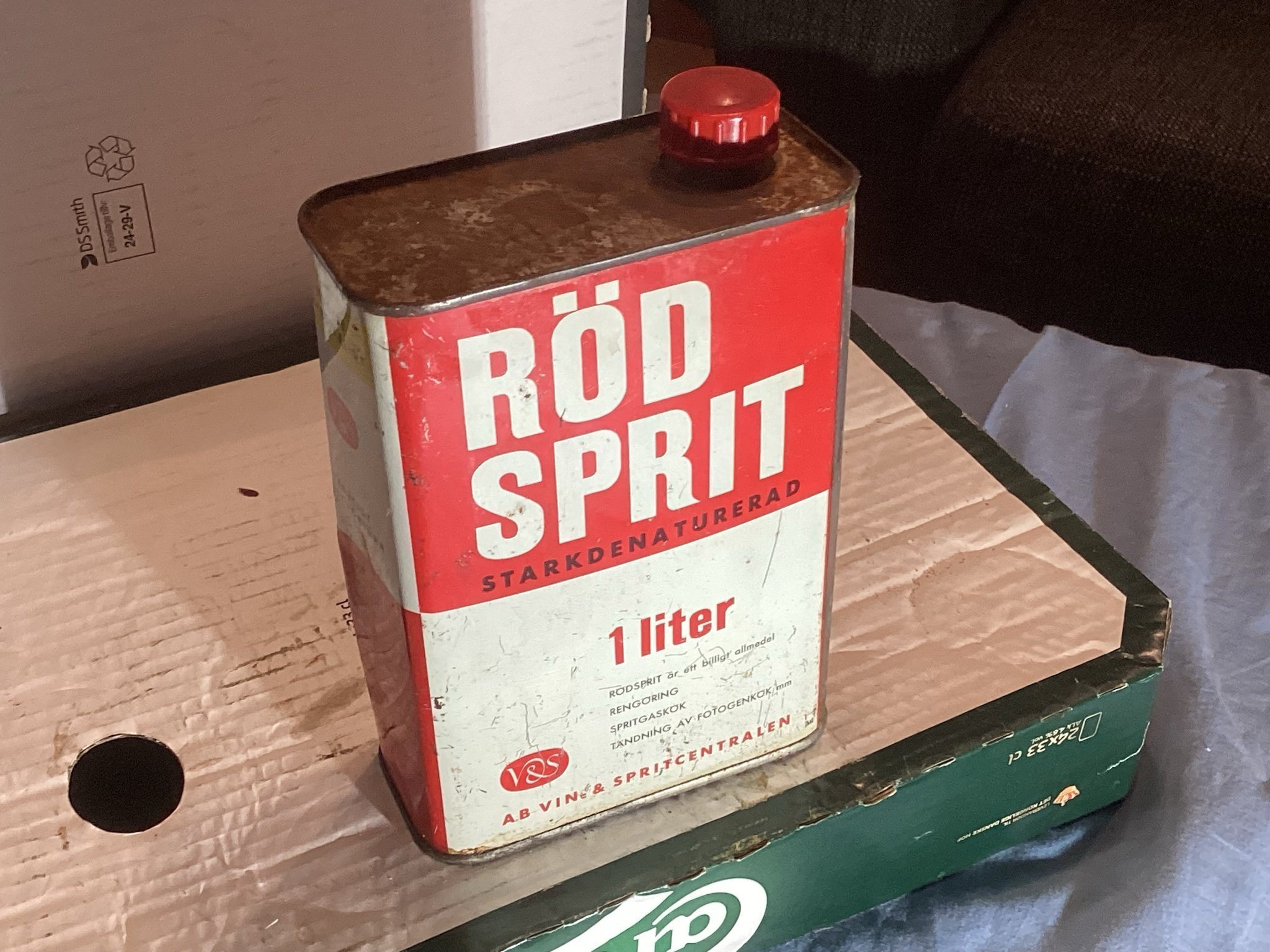 Se produkter som liknar RÖD SPRIT 1 LIT BURK ! SÄLLSY.. på Tradera ... Se produkter som liknar RÖD SPRIT 1 LIT BURK ! SÄLLSY.. på Tradera ...