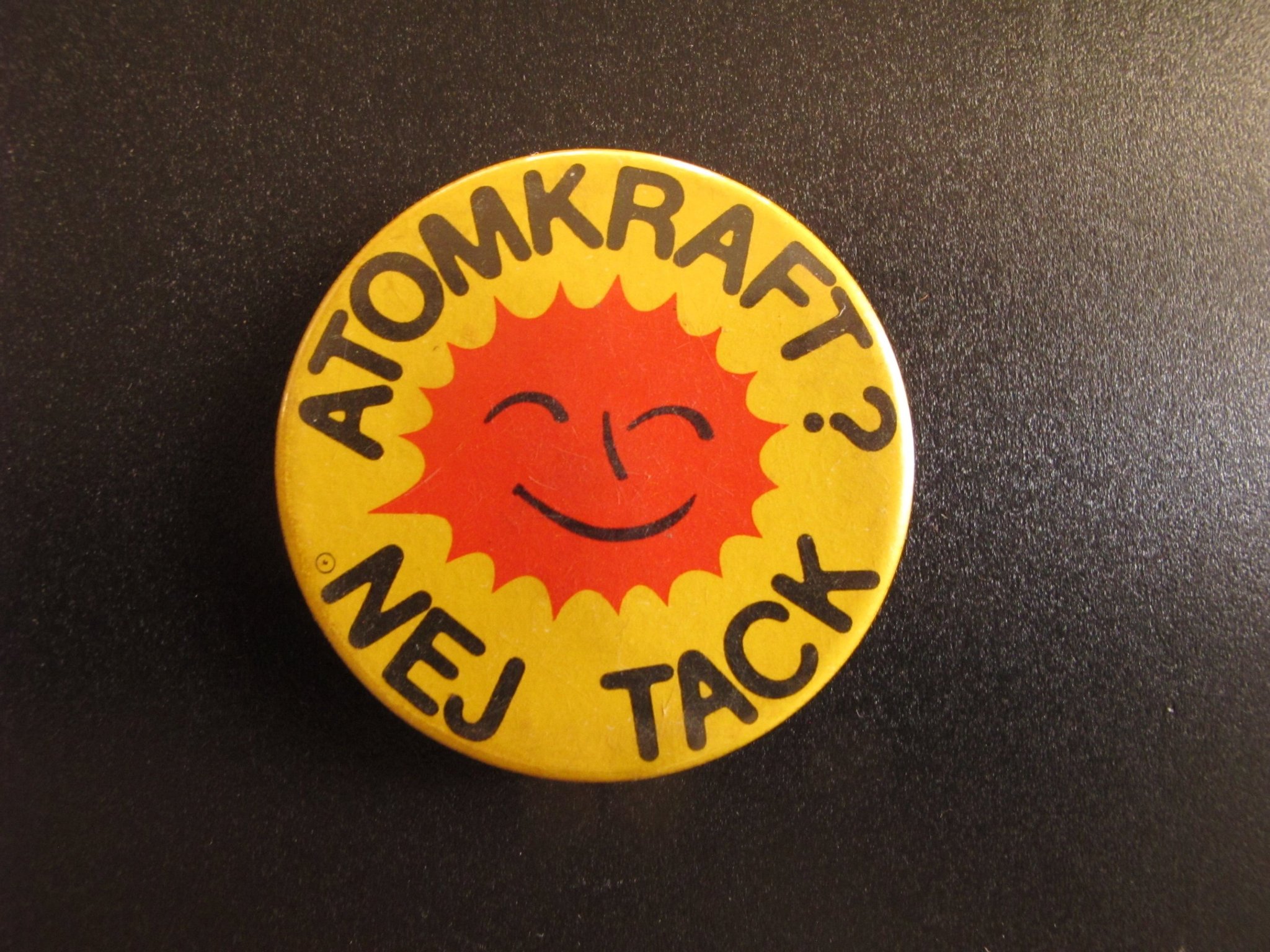 Se produkter som liknar Knapp "ATOMKRAFT? NEJ TACK" R.. på Tradera ...