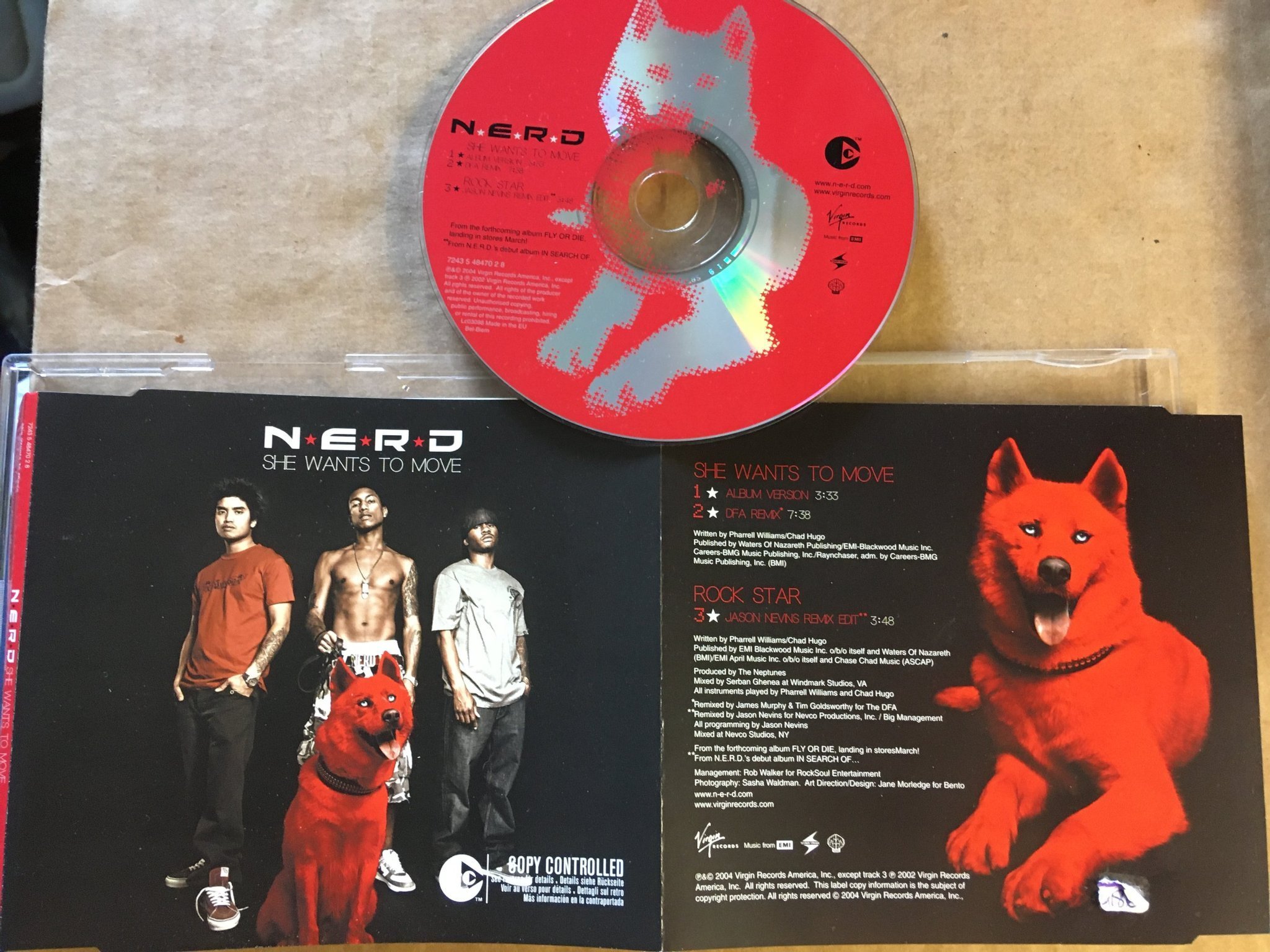 Se produkter som liknar N.E.R.D. She wants to move CD.. på Tradera (691067012)