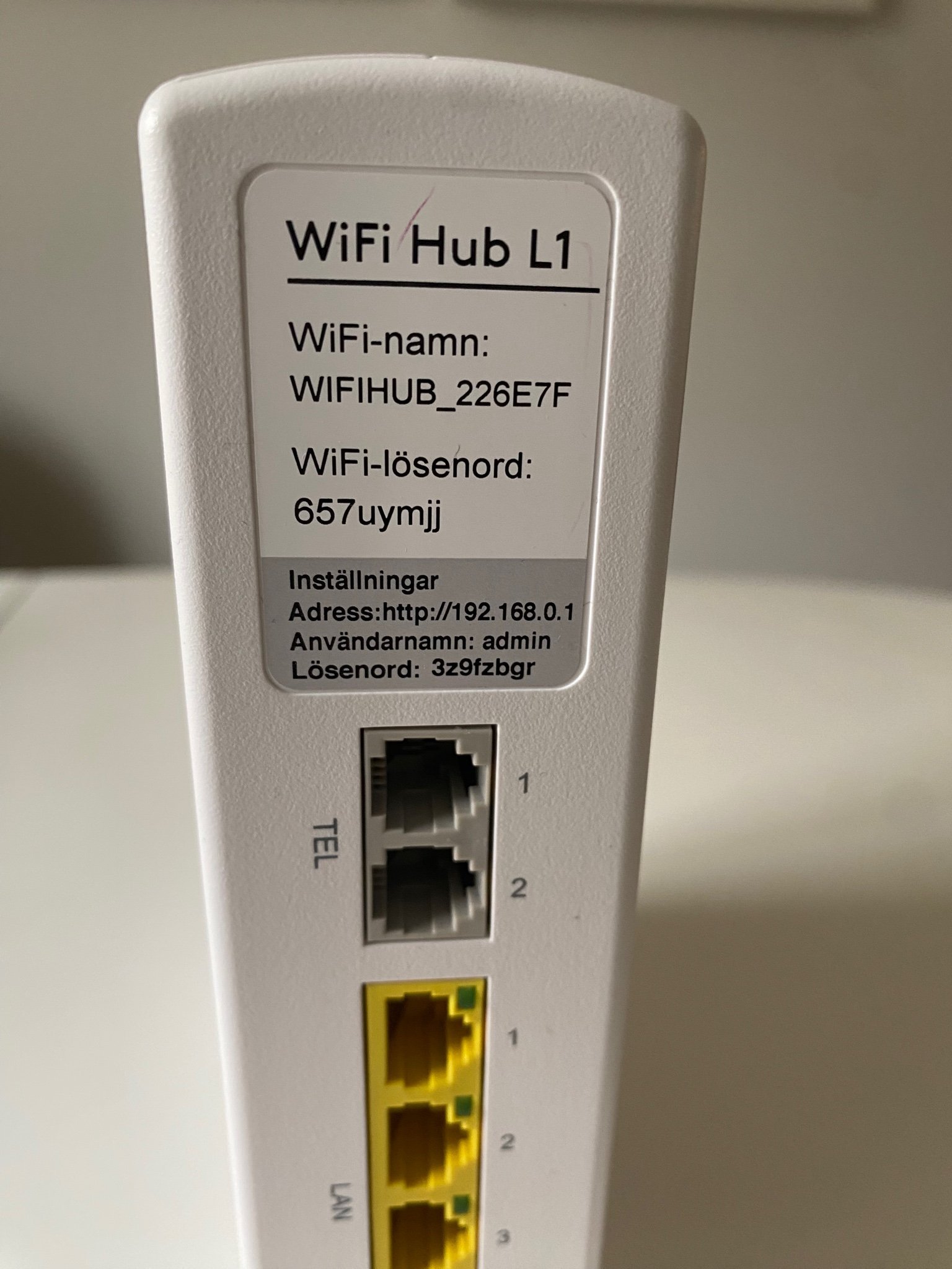 Se produkter som liknar Router CBN WiFi Hub L1 på Tradera (587881156)
