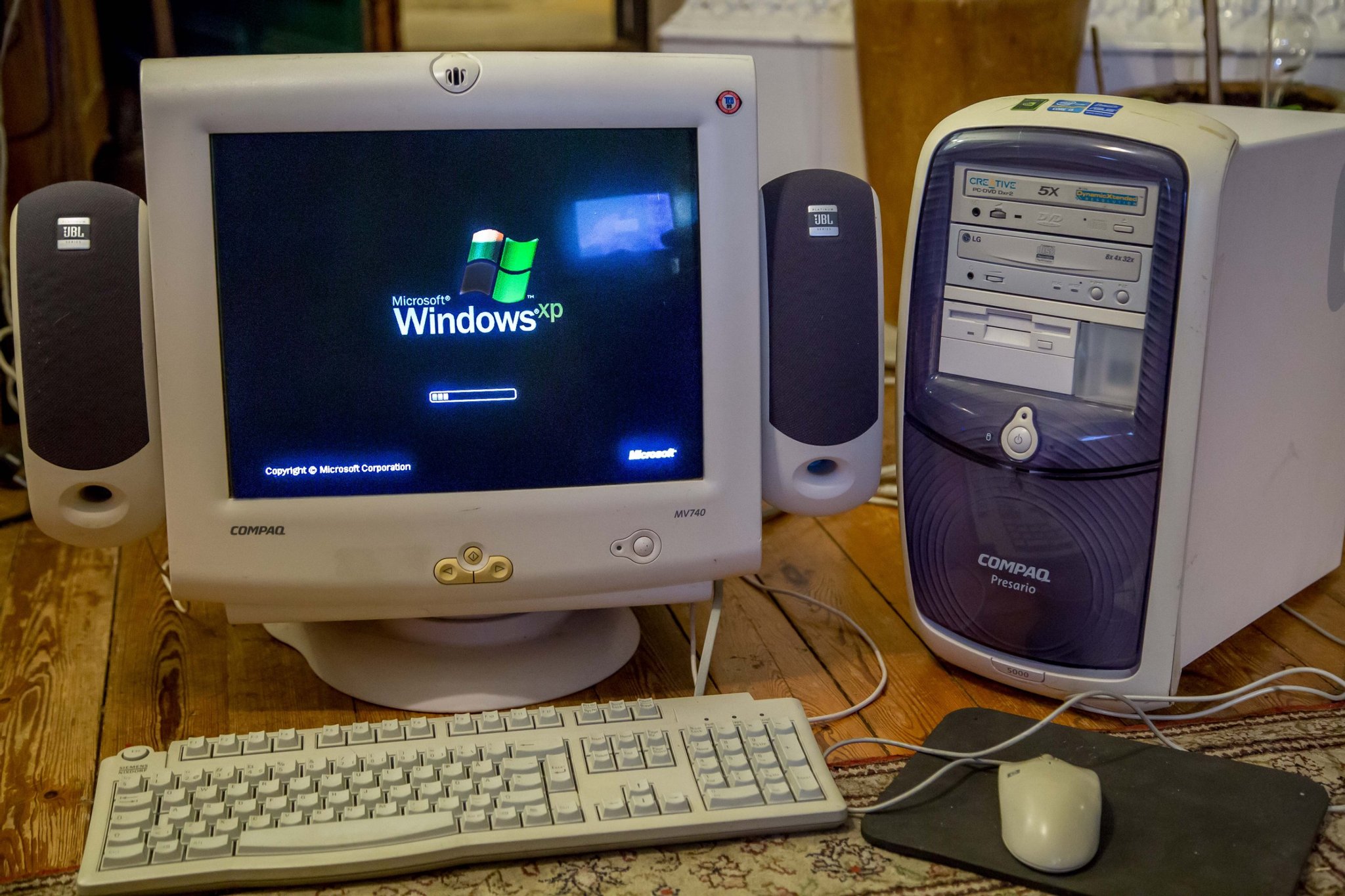 Se produkter som liknar Dator från 1900 talet med tjo.. på Tradera ...