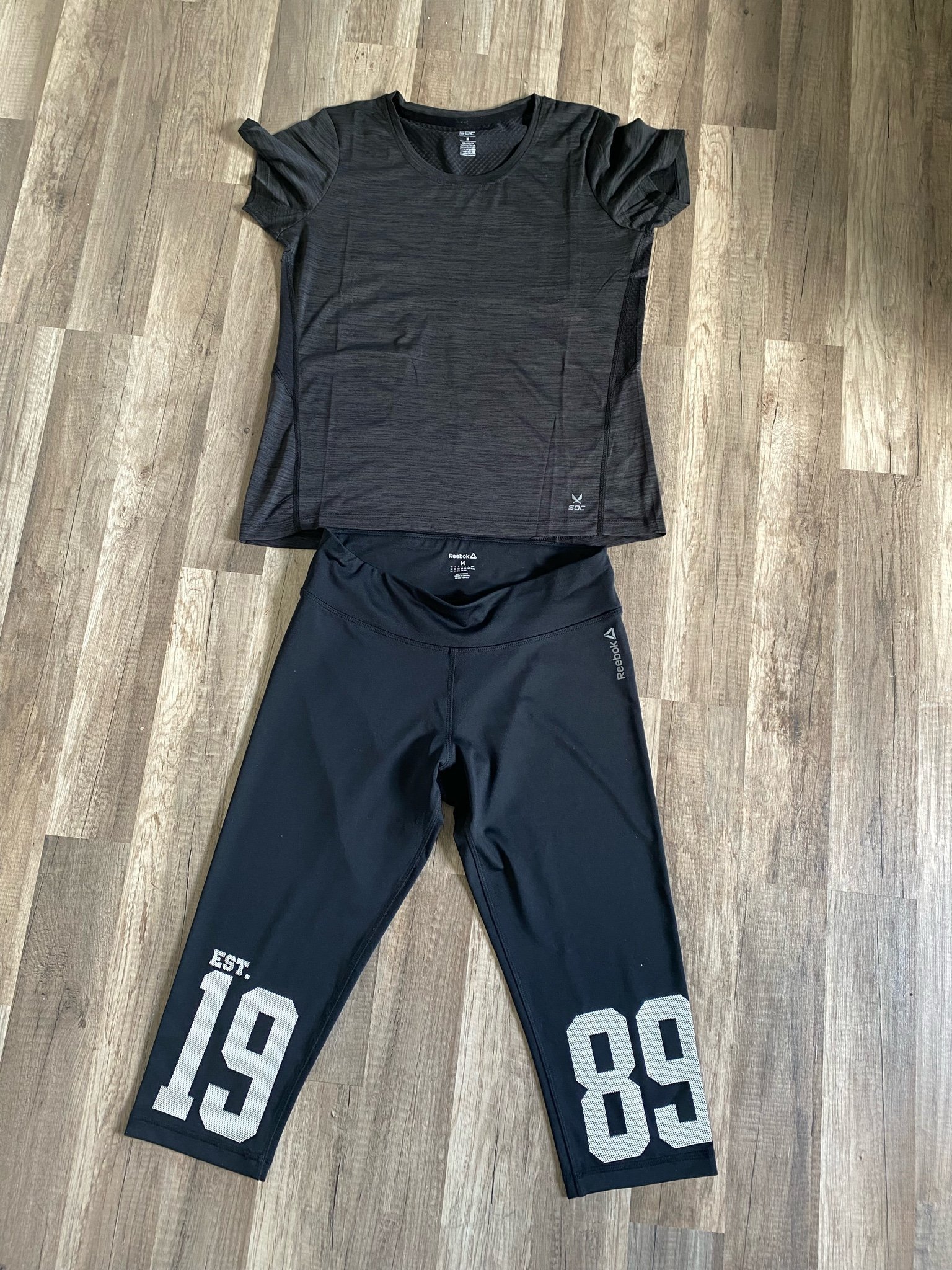 Se produkter som liknar Nytt set /tränings tröja / by.. på Tradera ...