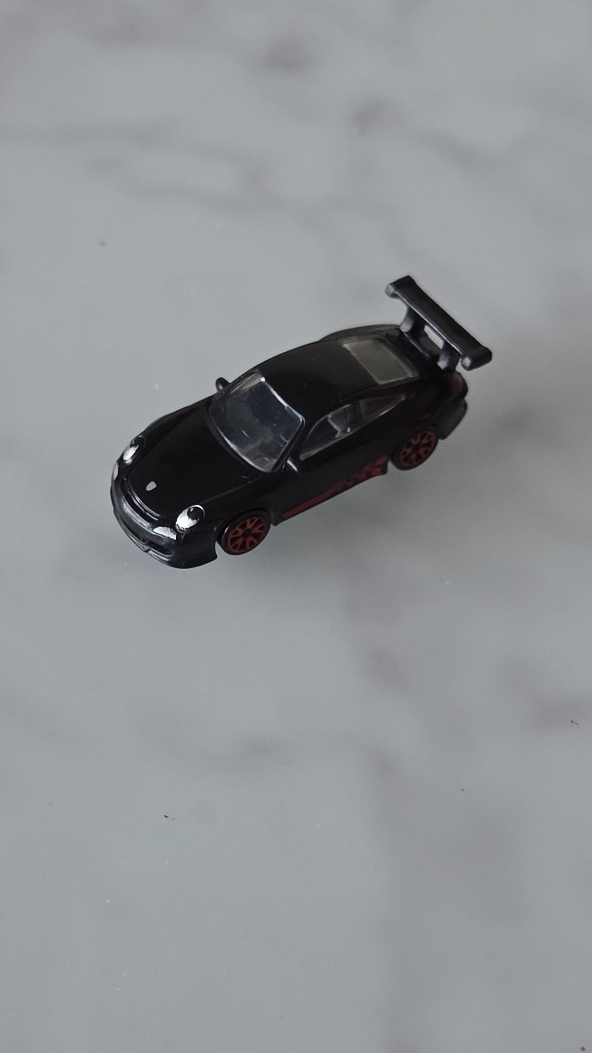 Se produkter som liknar Leksaksbil - Porsche 911 GT3 RS på Tradera ...