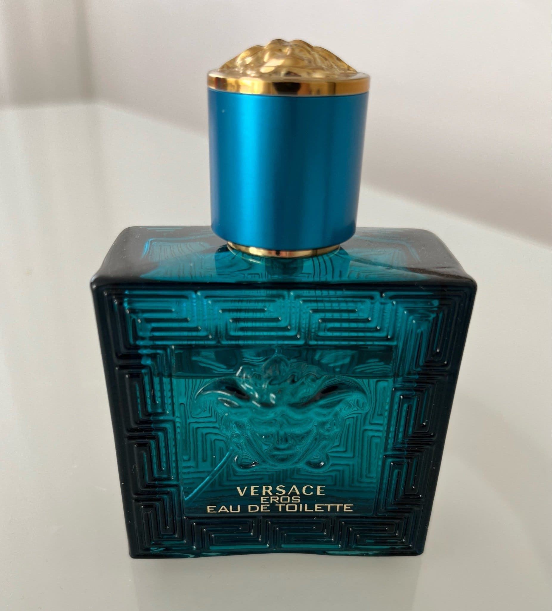 Se produkter som liknar Versace Eros 5 ml edt. Test/S.. på Tradera ...