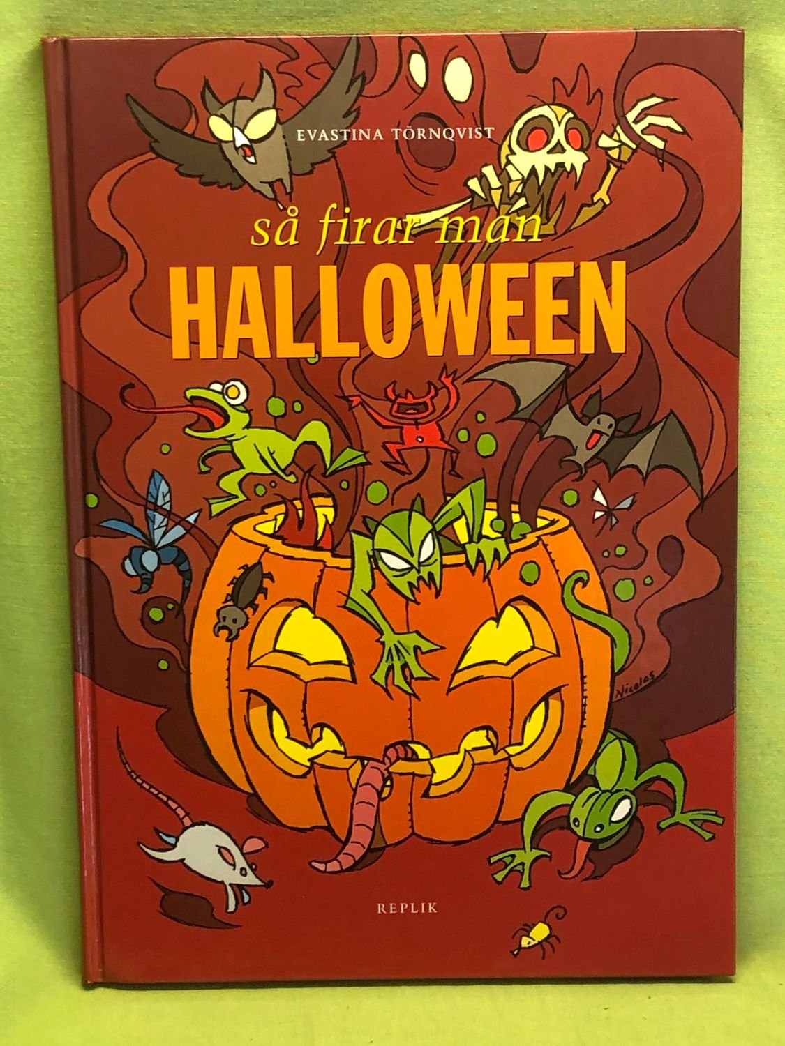 Så firar man Halloween tips, bakg.. | Köp från Knorrens på Tradera ...