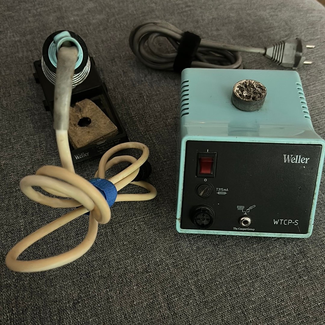 Se produkter som liknar Weller WTCP-S Lödkolvsstation på Tradera ...