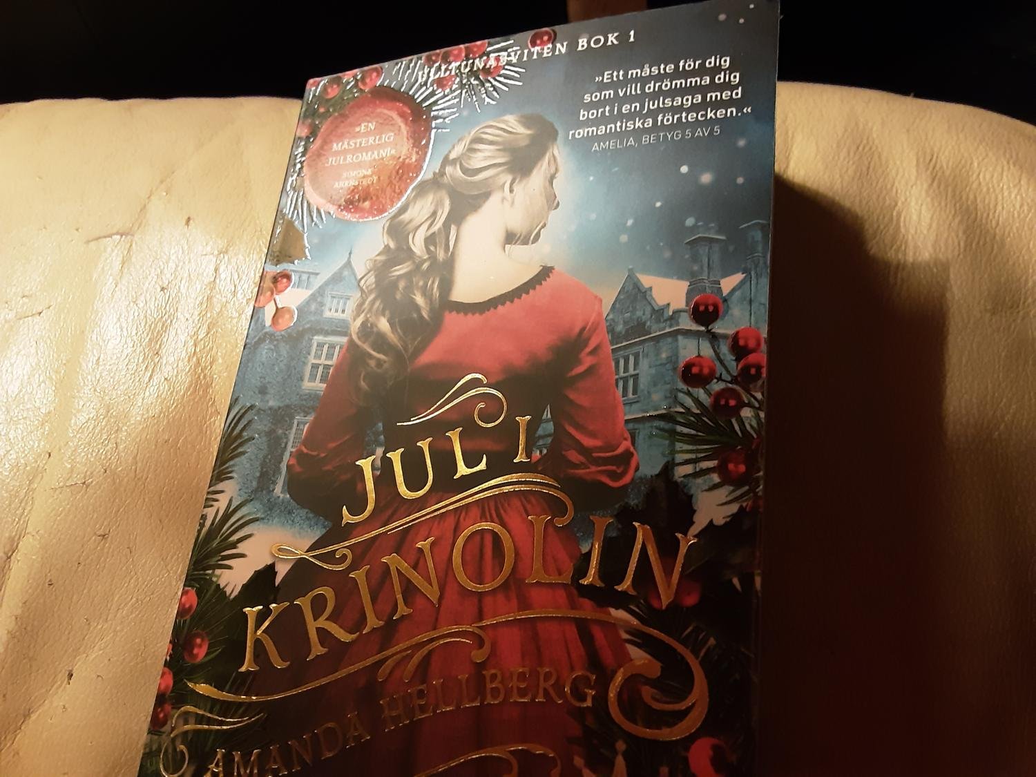 Pocket bok av AMANDA HELLBERG. JUL I KRINOLIN. | Köp på Tradera (575170159)