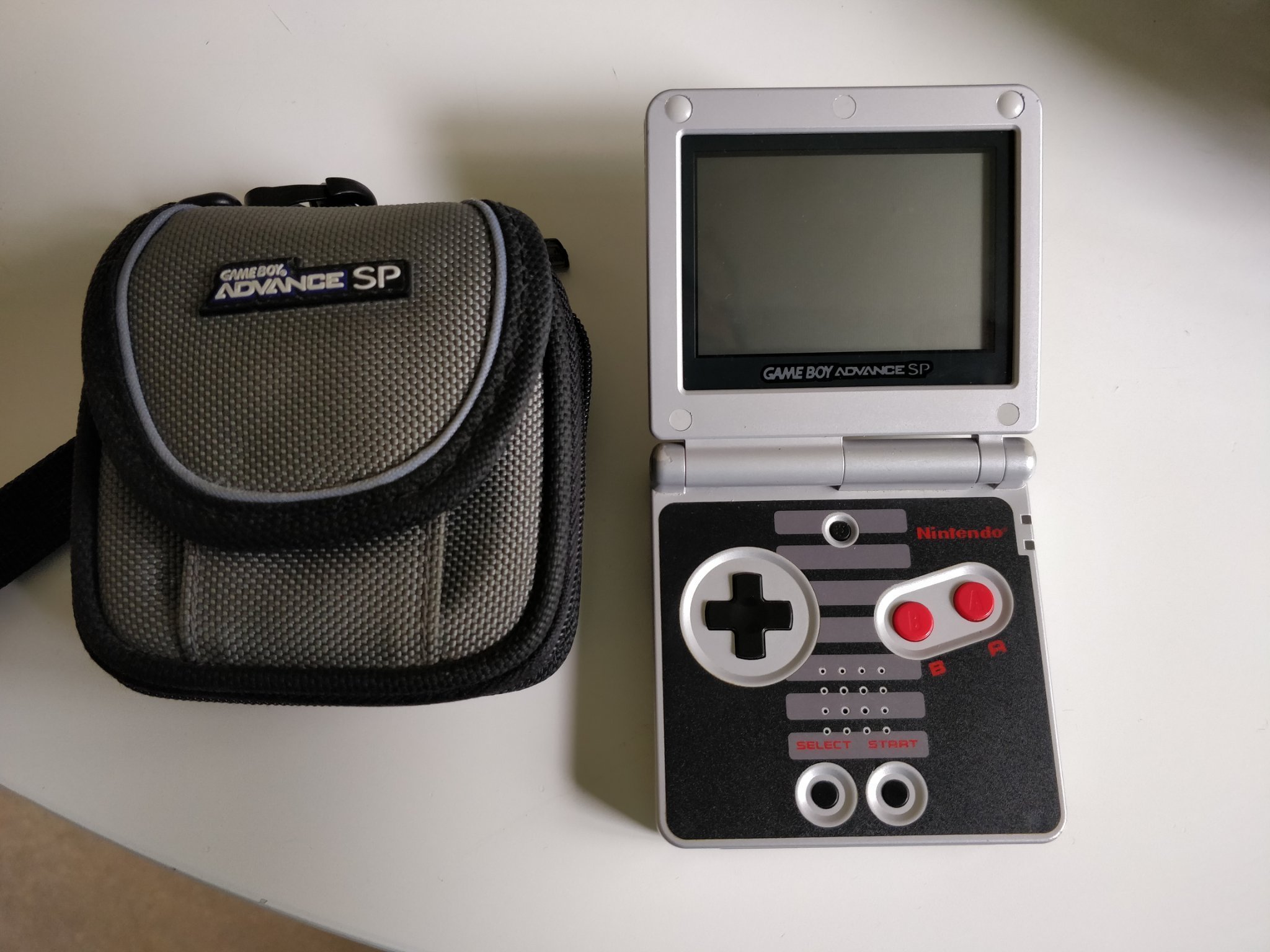 Game Boy Advance SP NES Edition (414773983) ᐈ Köp på Tradera