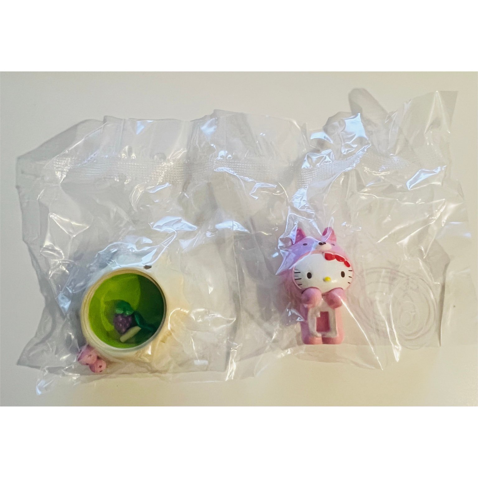 Hello Kitty i raccoon kostym gashapon figur, Ka.. | Köp på Tradera ...