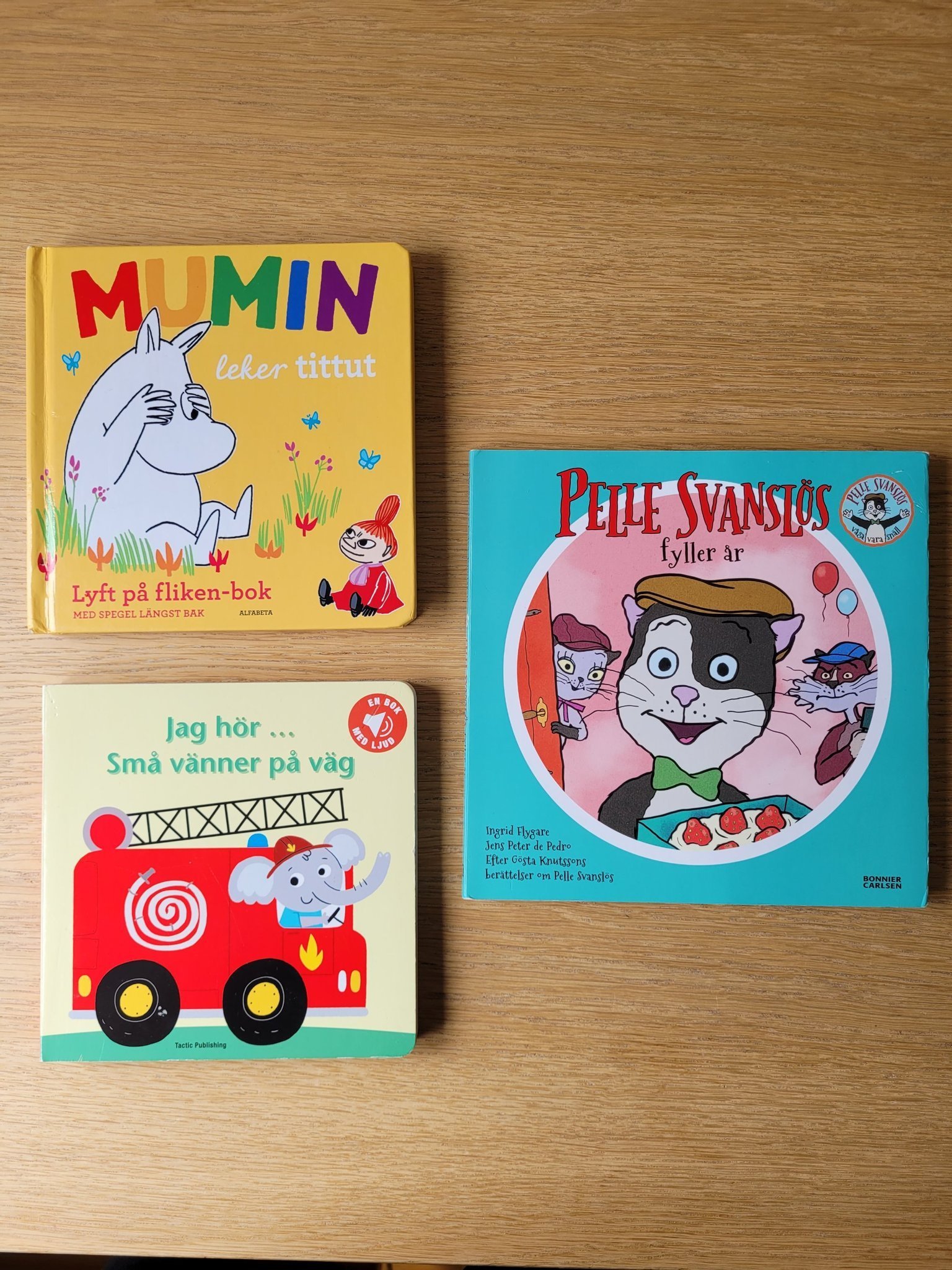 Se produkter som liknar 3 pekböcker hårda sidor Mumin.. på Tradera ...